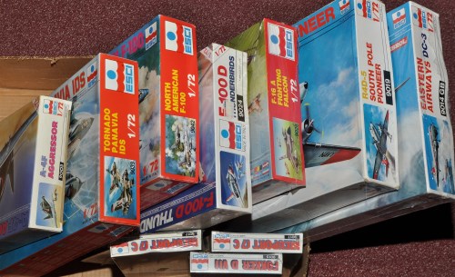 Lot 1052 - Esci 1/72 scale model kits, No's 9003, 9014,