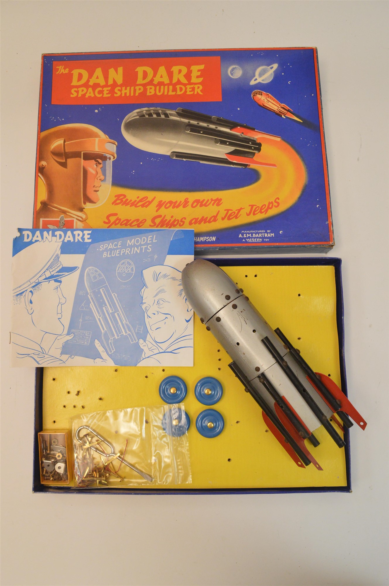 Lot 1535 - Dan Dare Space Ship Builder