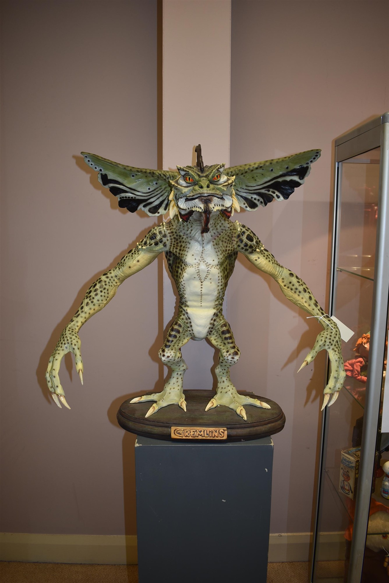 Gremlins full sized resin models of - Auktionen & Preisarchiv