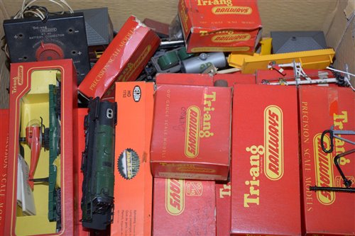 Lot 1839 - 00-gauge & Tri-ang model railway rolling
