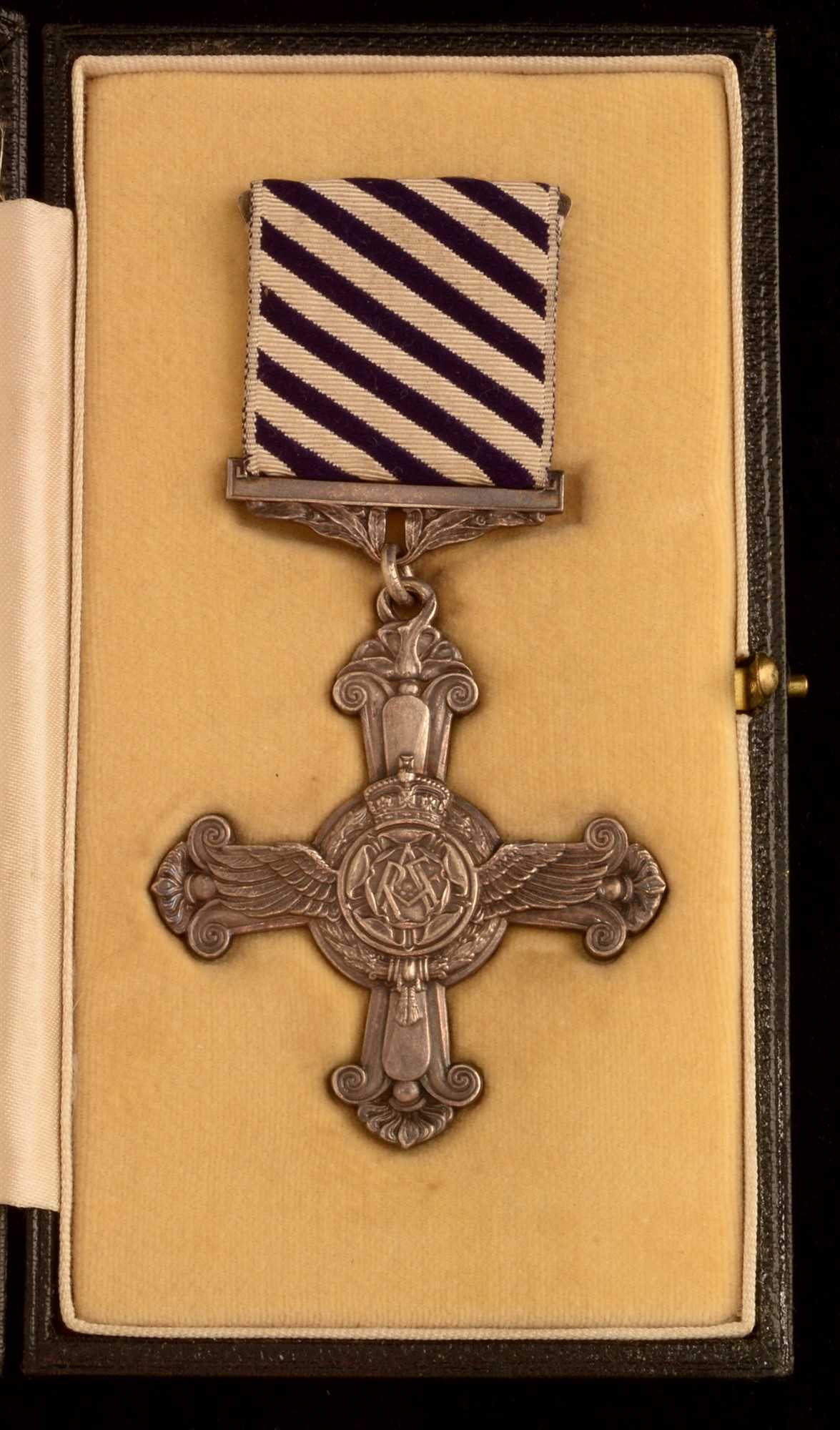 Lot 1521 - Distinguished Flying Cross