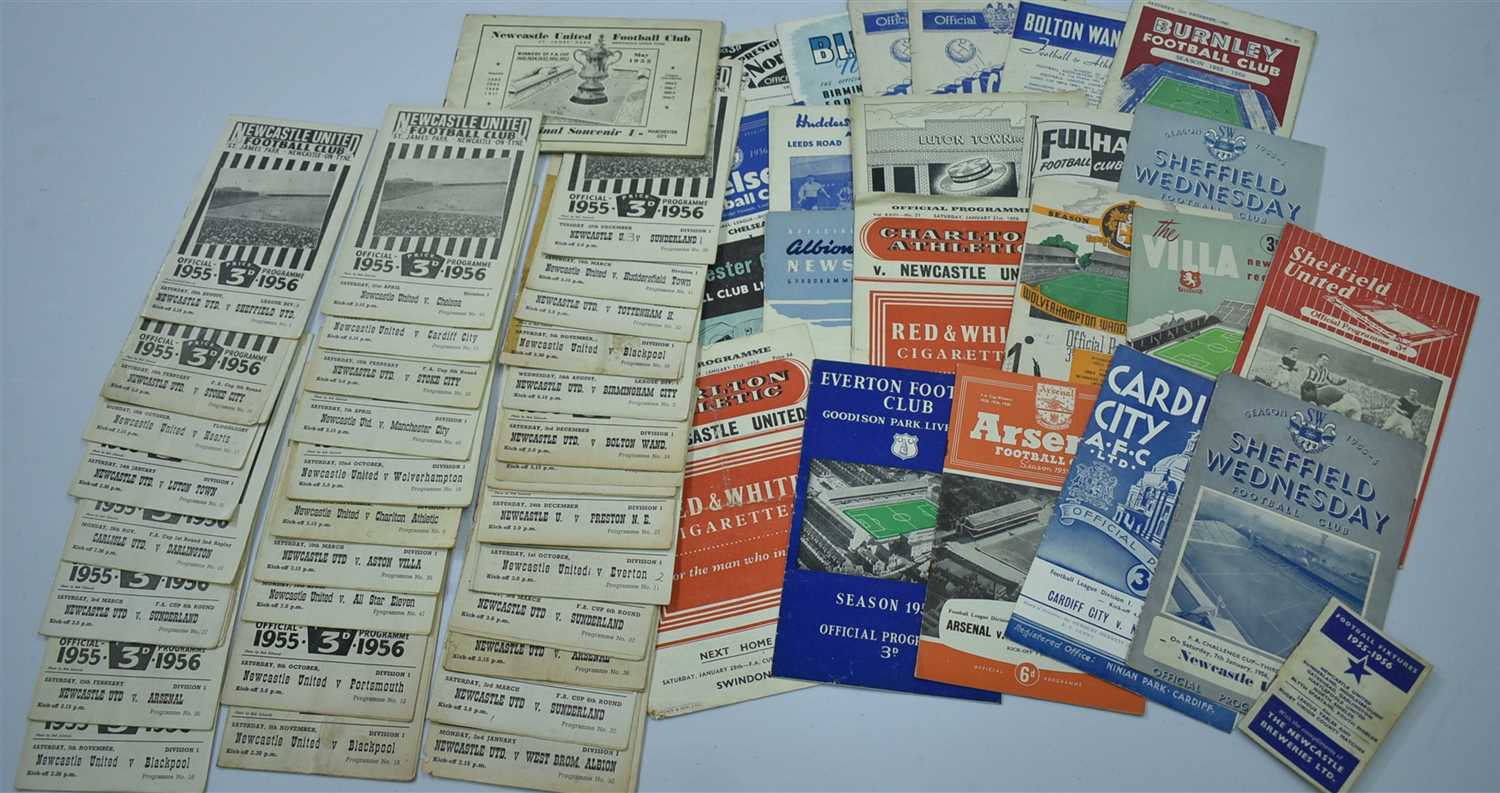 Lot 1518 - Newcastle United football programmes