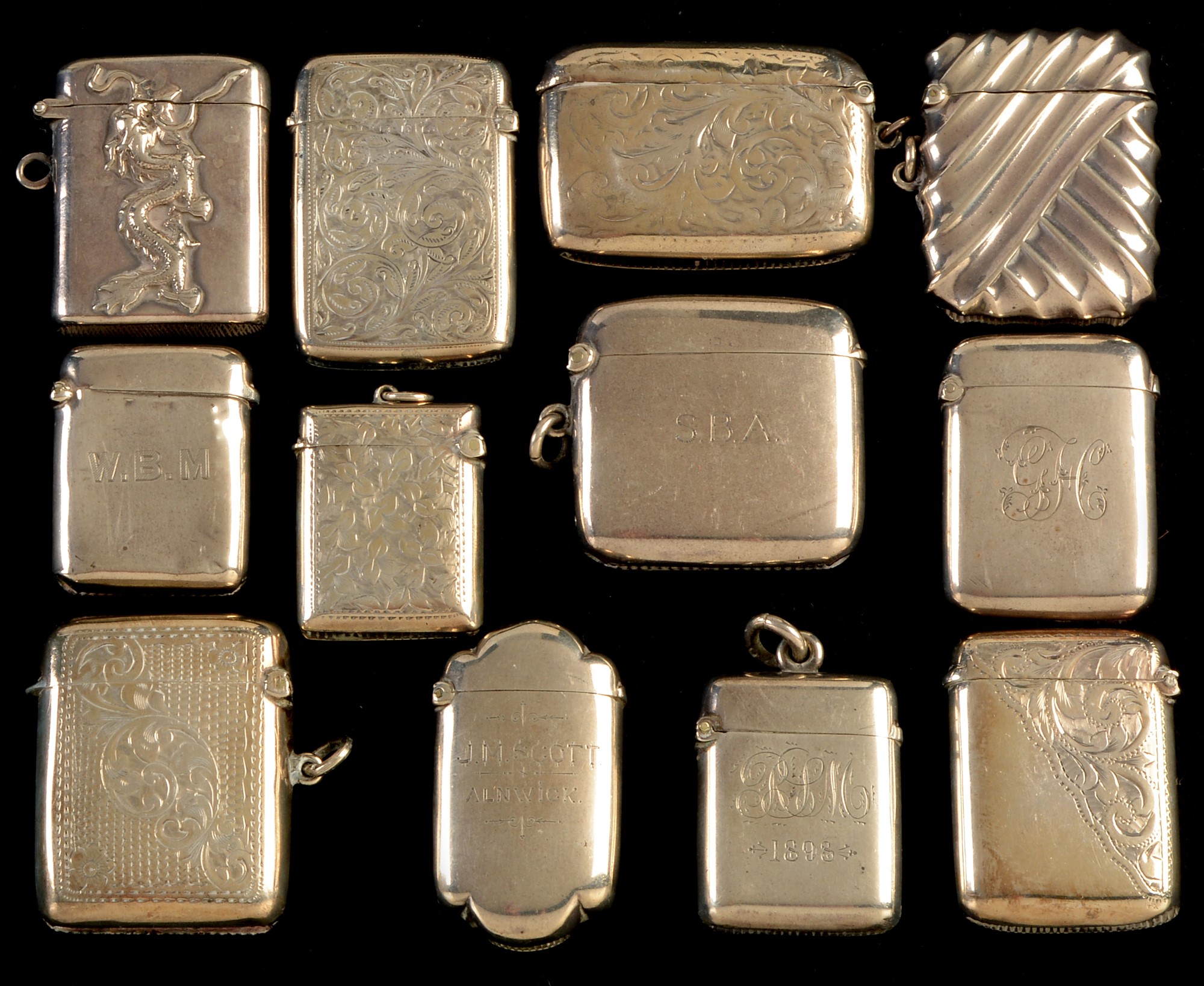 Lot 332 - Vesta cases