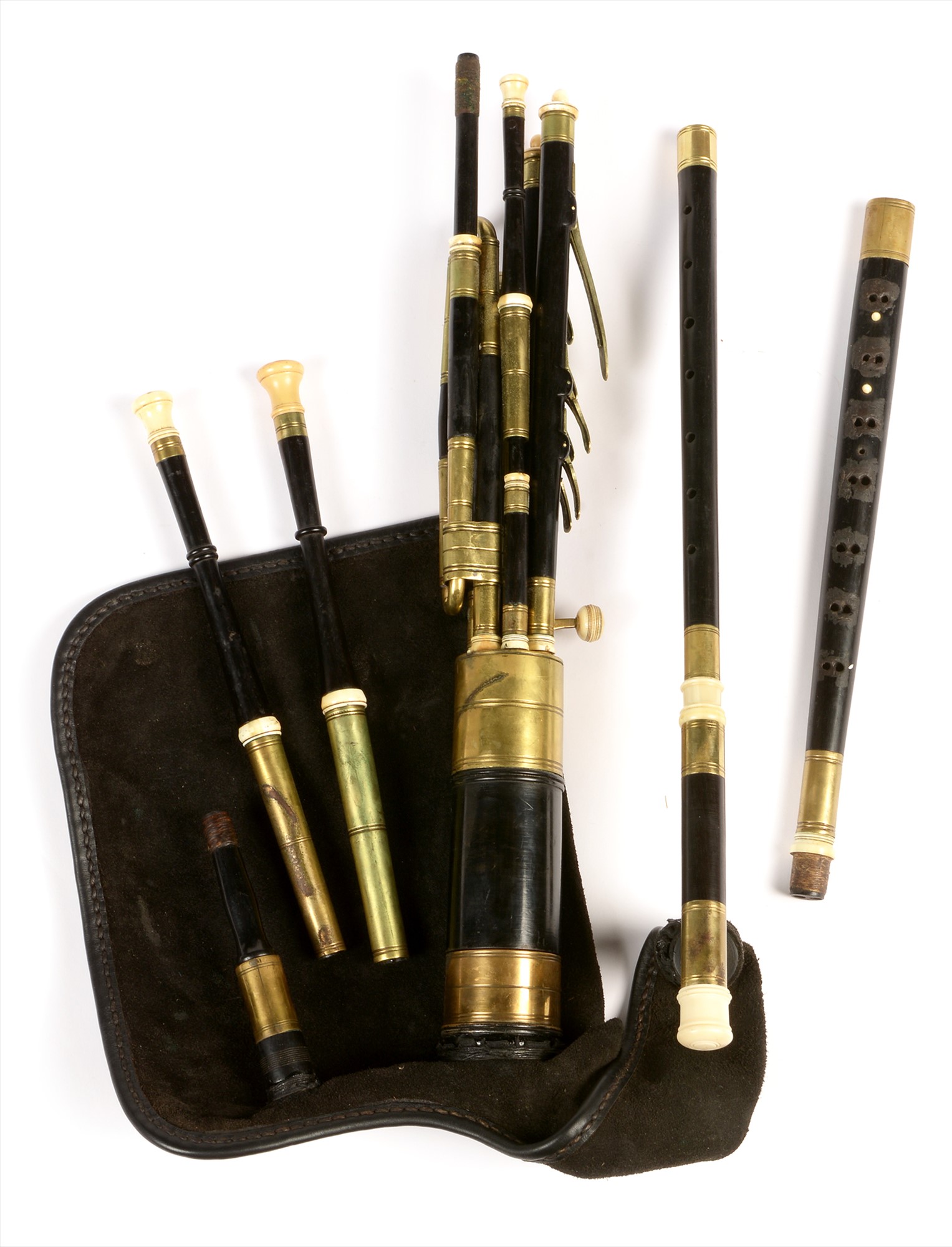 Lot 208 - Set of pastoral pipes.