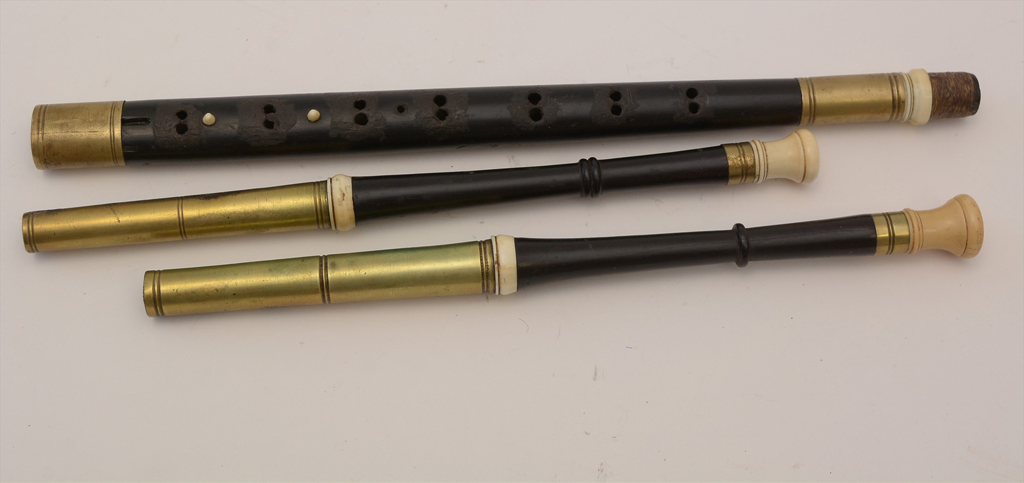 Lot 208 - Set of pastoral pipes.