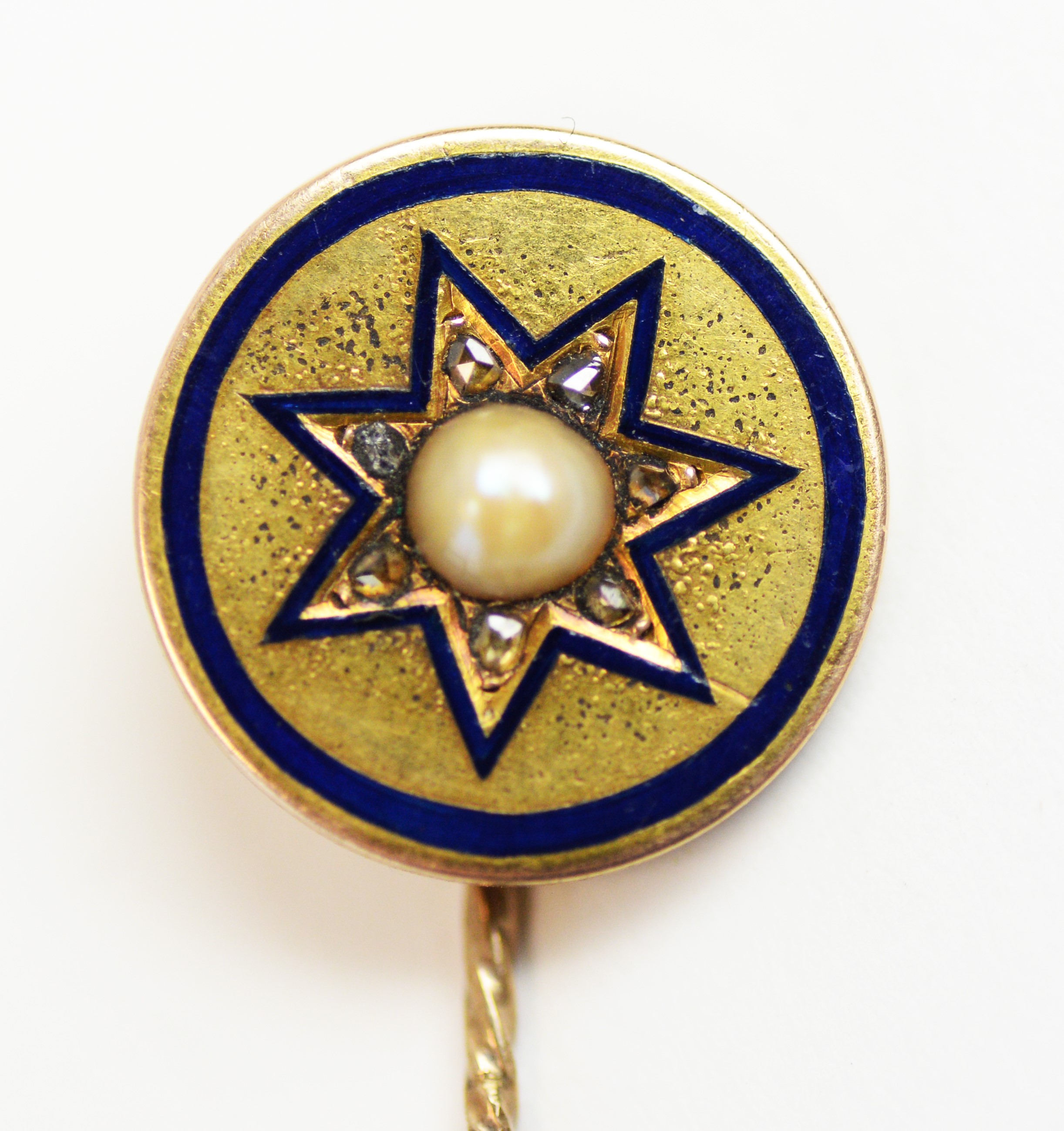 Lot 46 - A Victorian tie pin