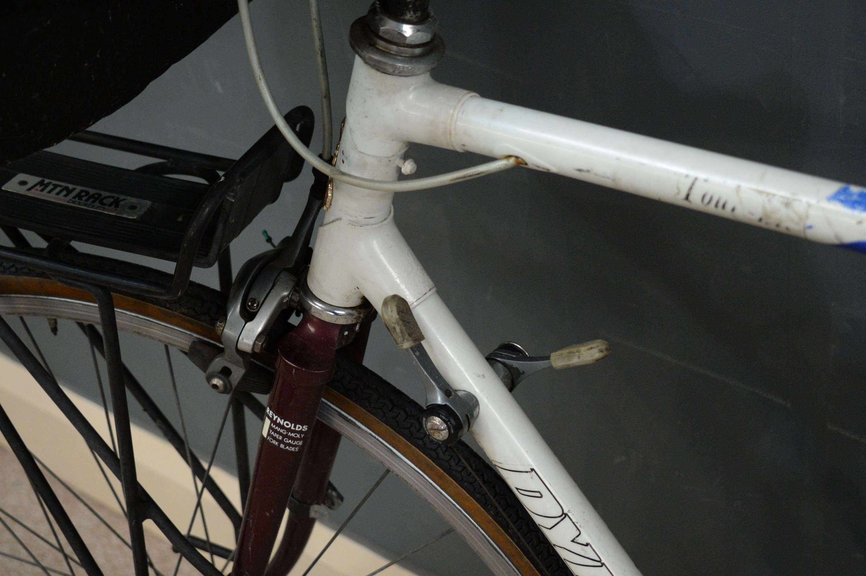 Lot 711 - A Raleigh Dyna-Tech touring bicycle.