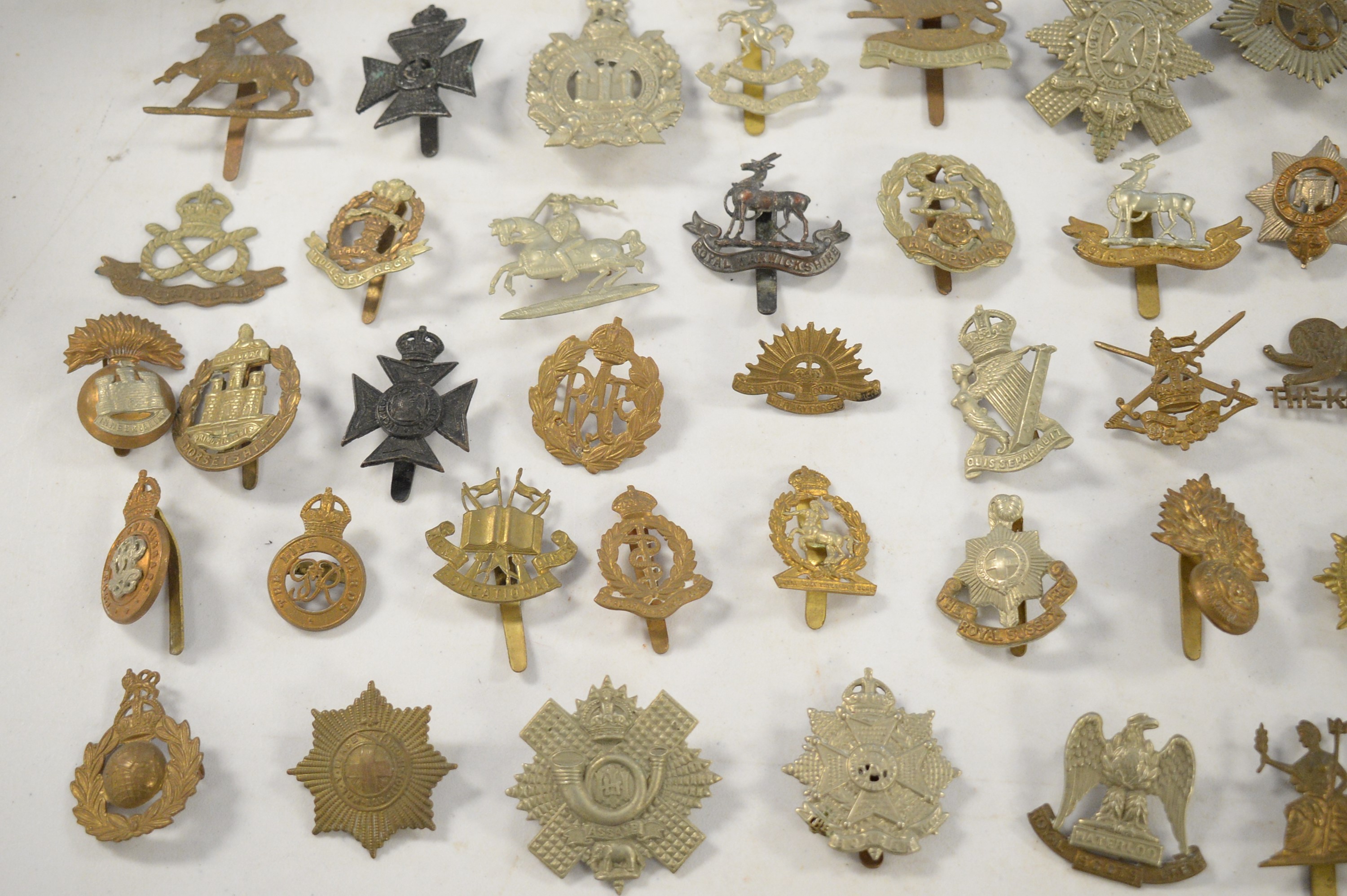 Lot 505 - Collection of military cap badges, various