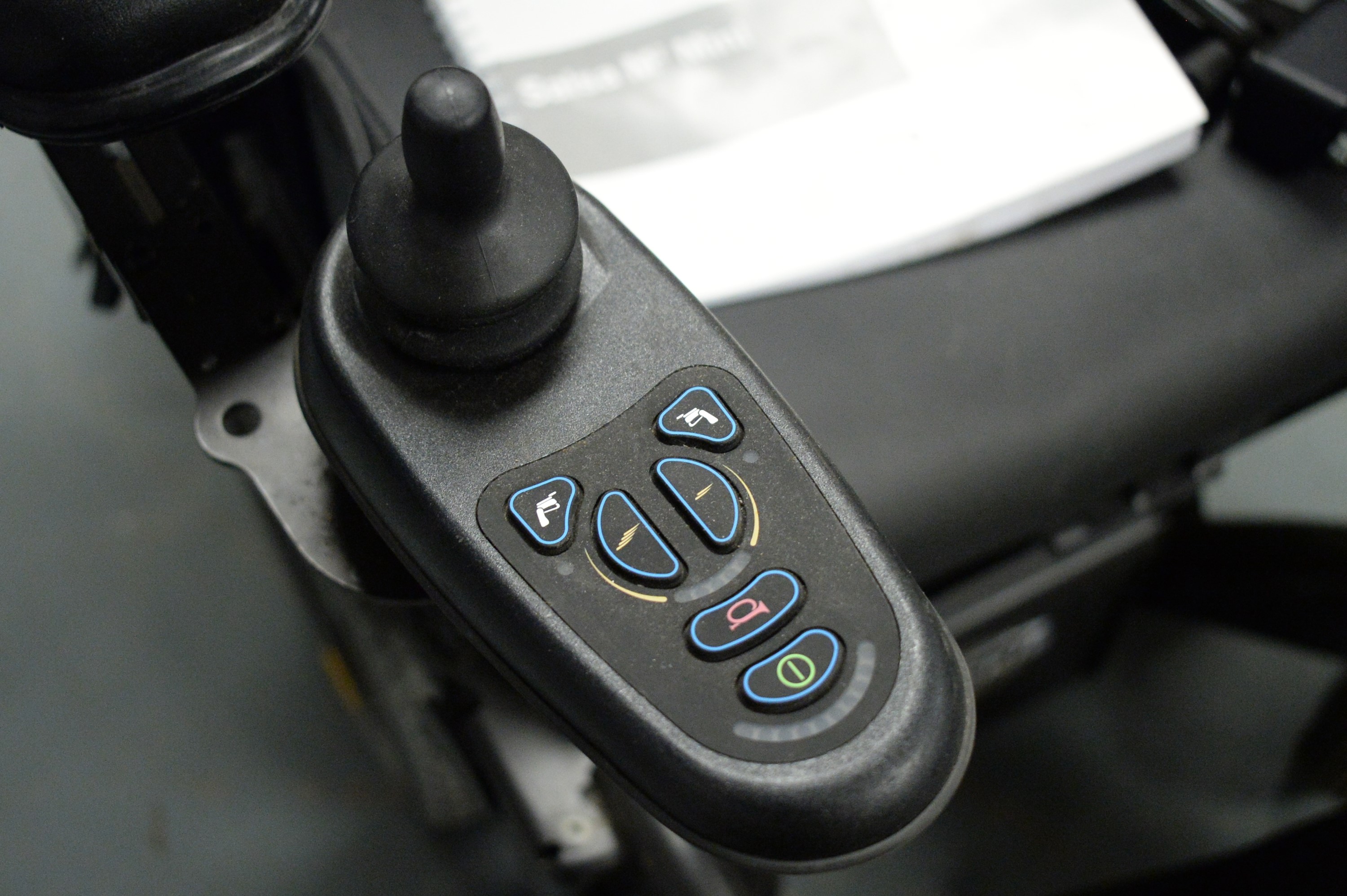 Lot 180 - A Jay Comfort Salsa Mini 2 electric