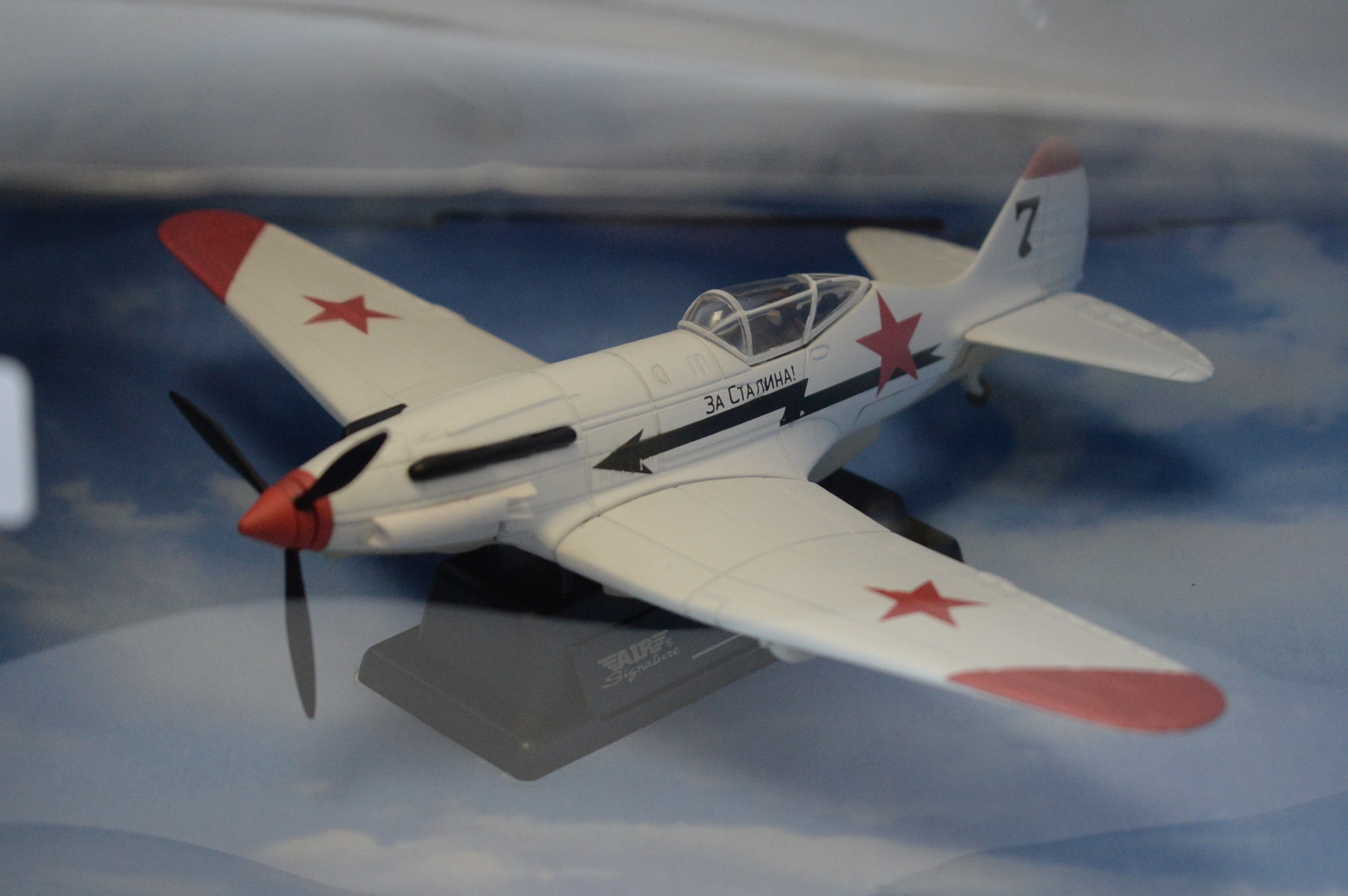 Lot 834 - Air Legends 1:48 scale diecast aircraft by
