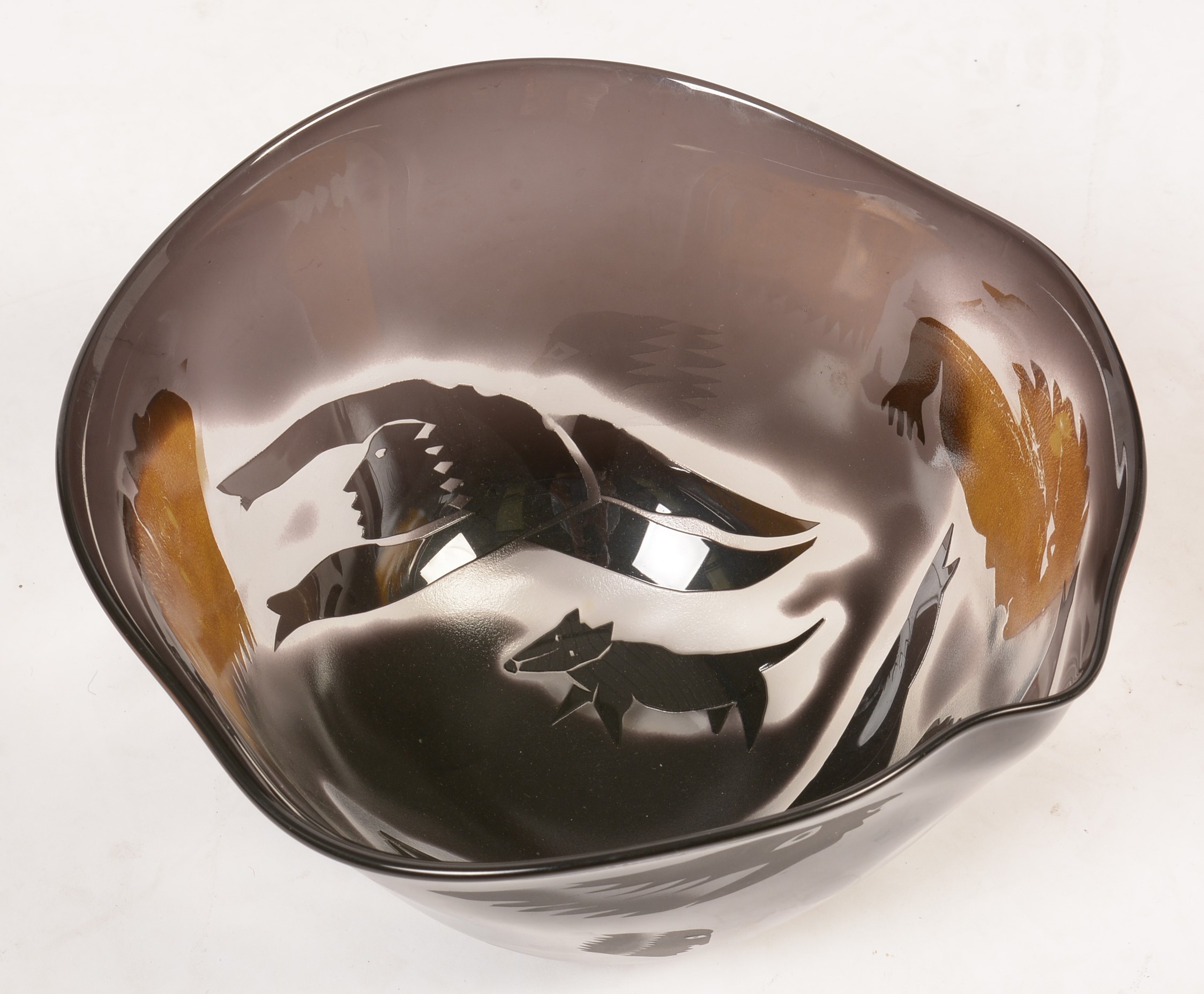 Steven Newell (b1948). An art glass bowl - auctions & price archive