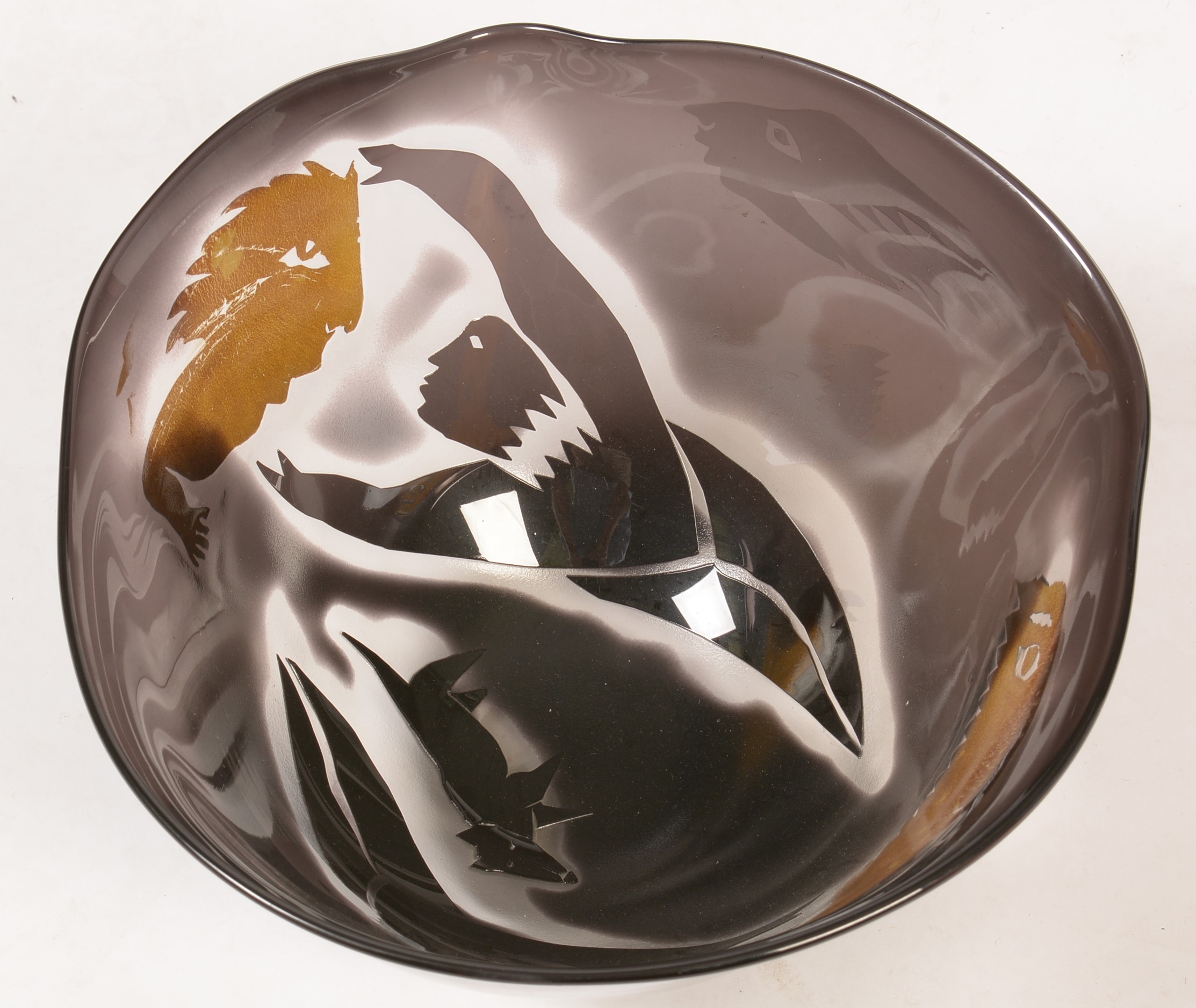 Steven Newell (b1948). An art glass bowl - auctions & price archive