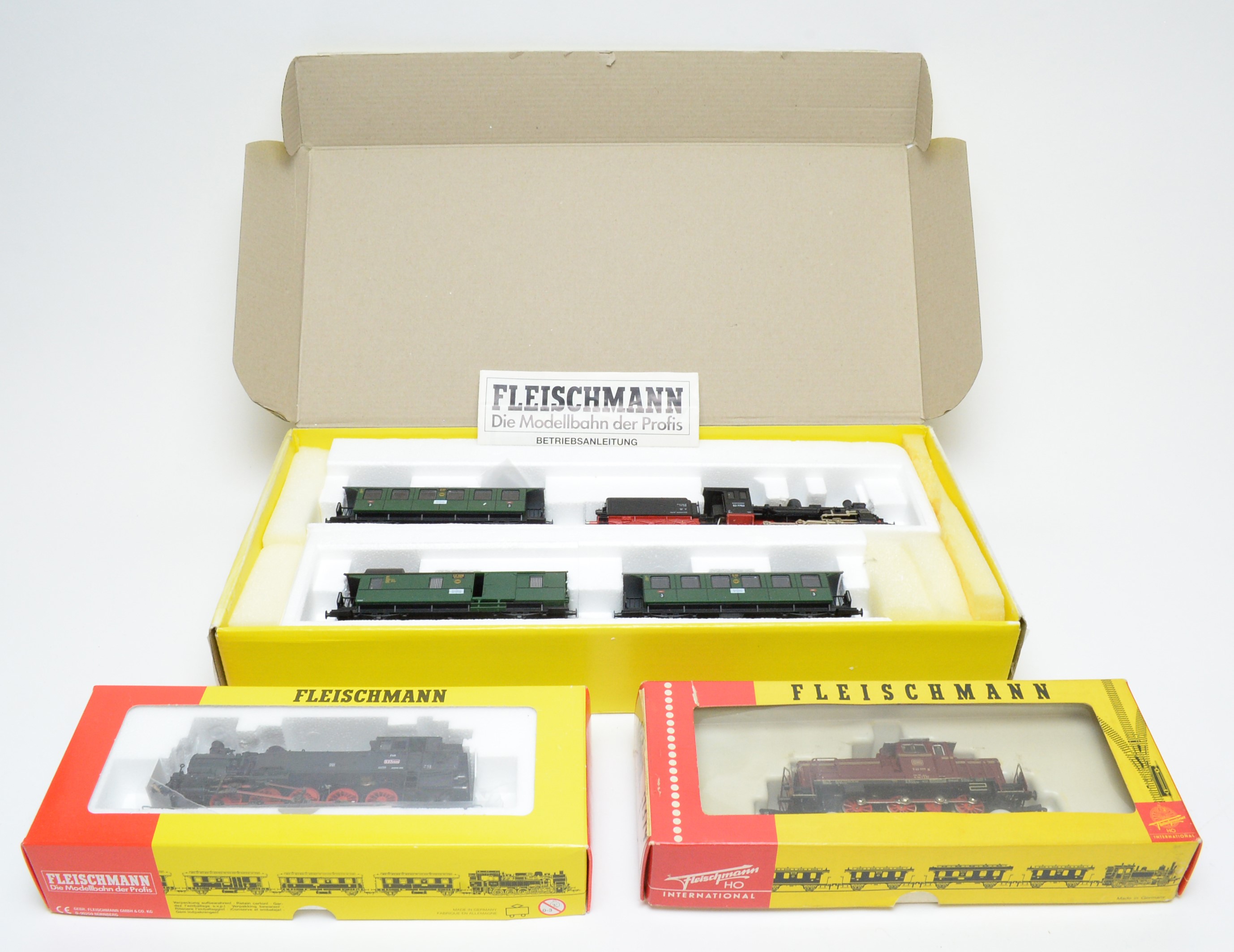 Lot 631 - Three Fleischmann HO-gauge trains.