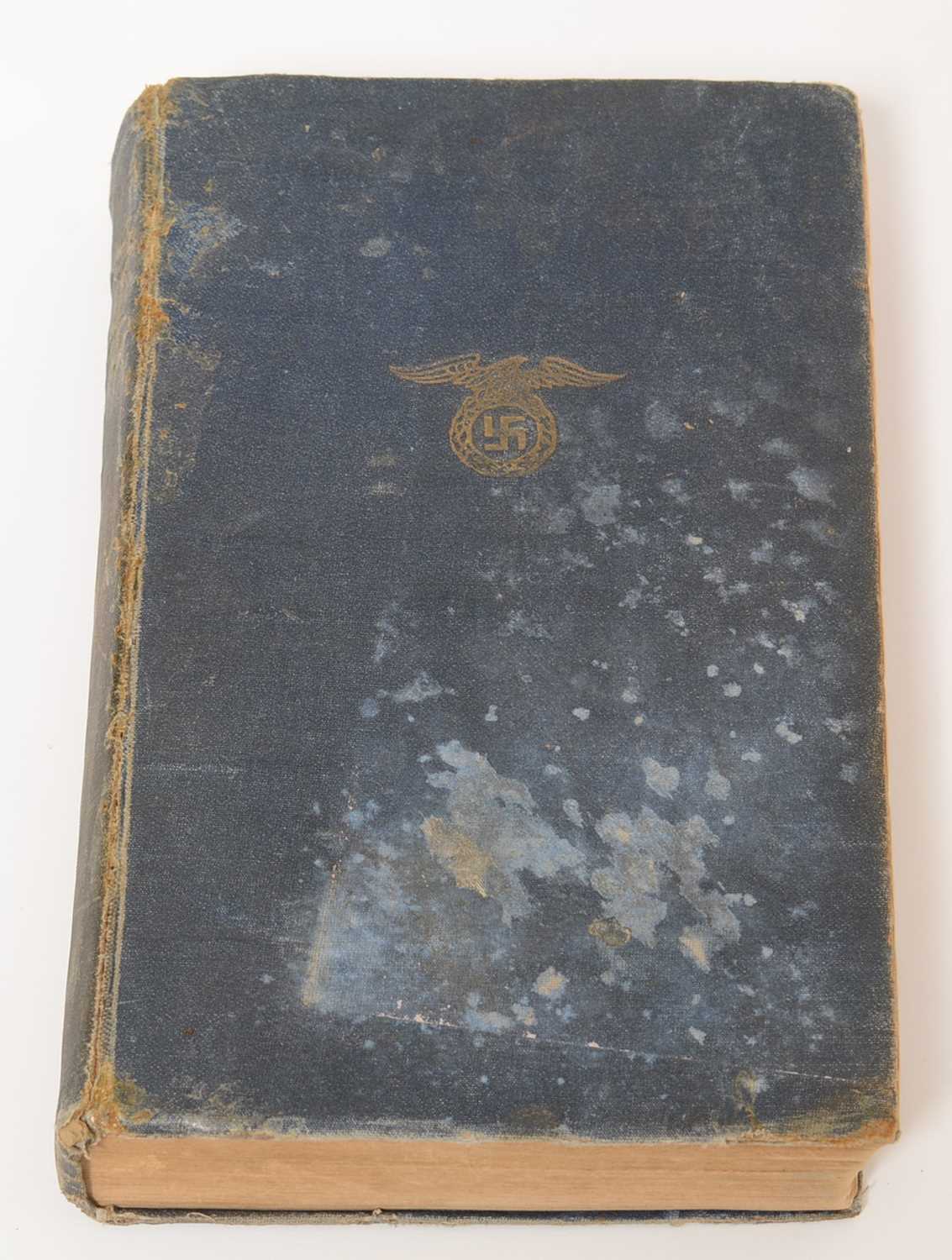 Lot 1040 - Collection of WWI and WWII German