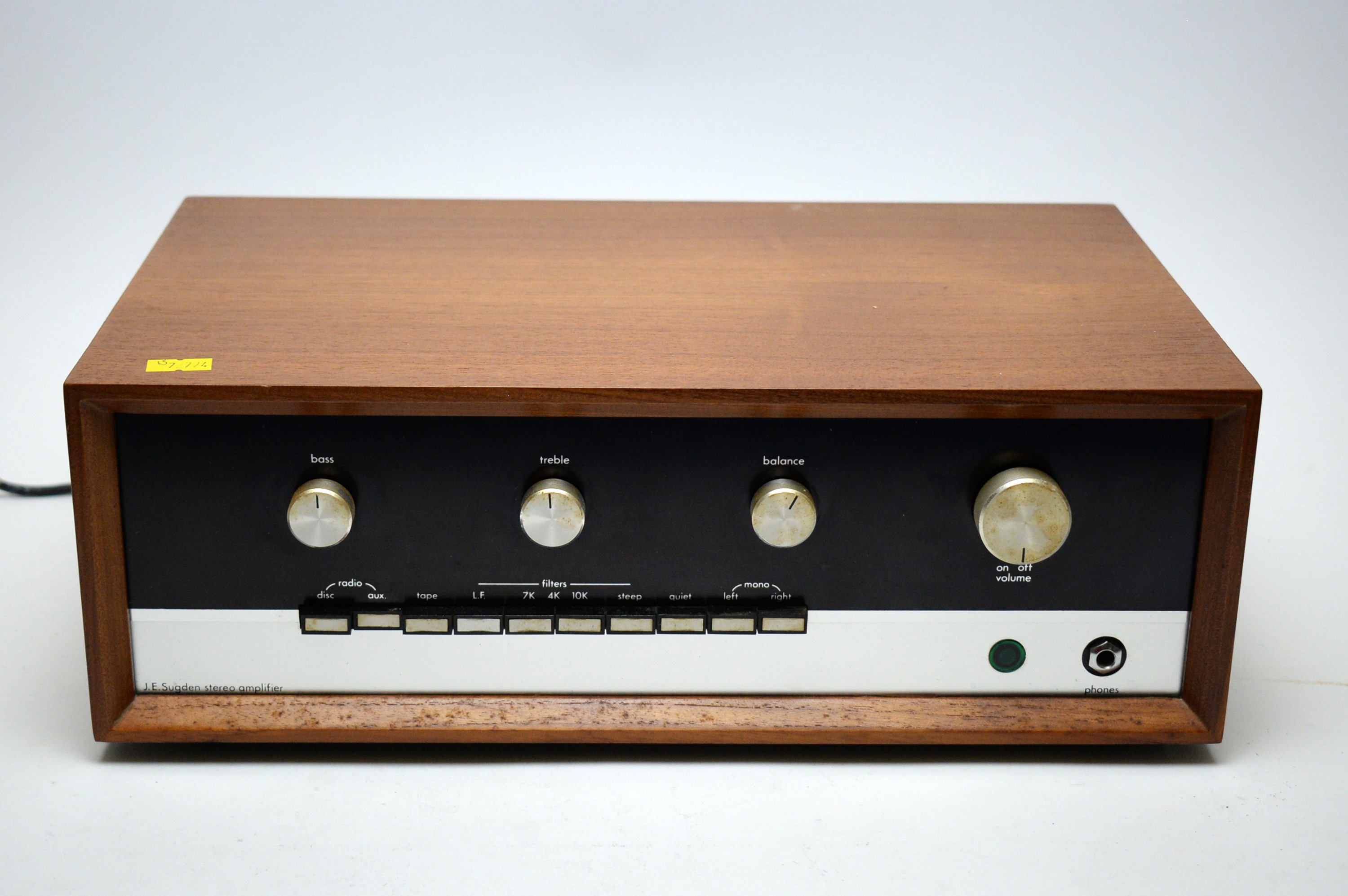 Lot 386 - A Sugden A48 MK1 amplifier.