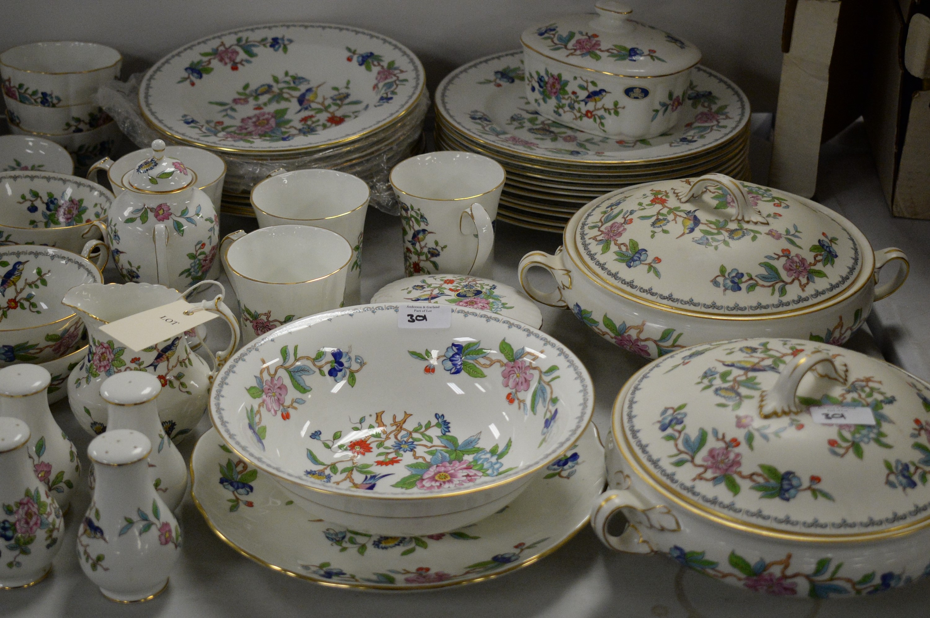 Lot 301 - Aynsley 'Pembroke' pattern dinner service.