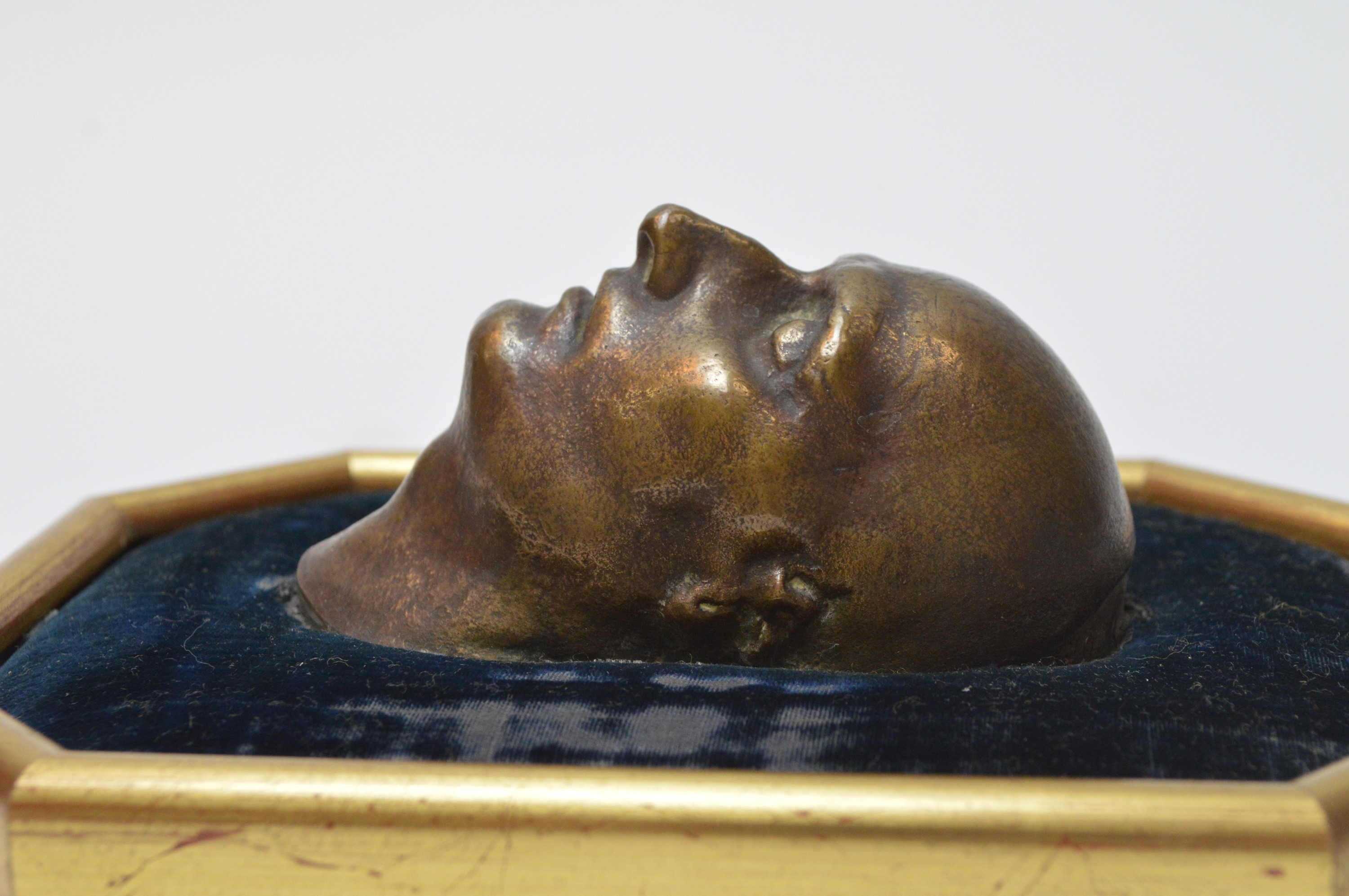Lot 576 - A bronze cast of Napoleon Bonaparte's death