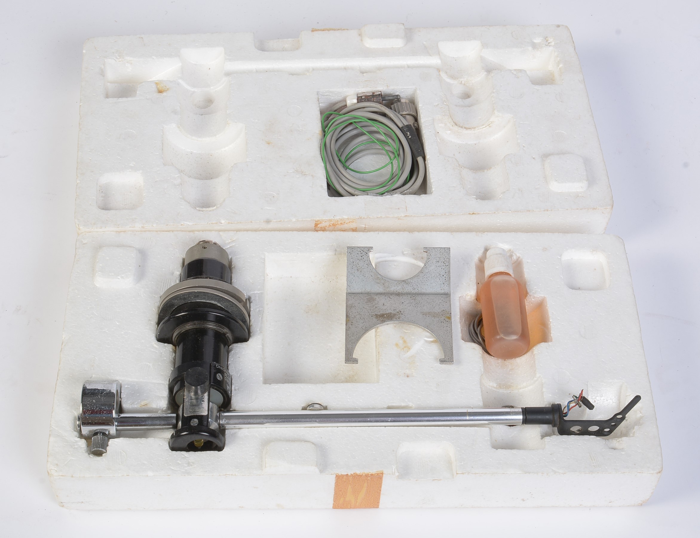 Lot 893 - Decca International Pick-up arm