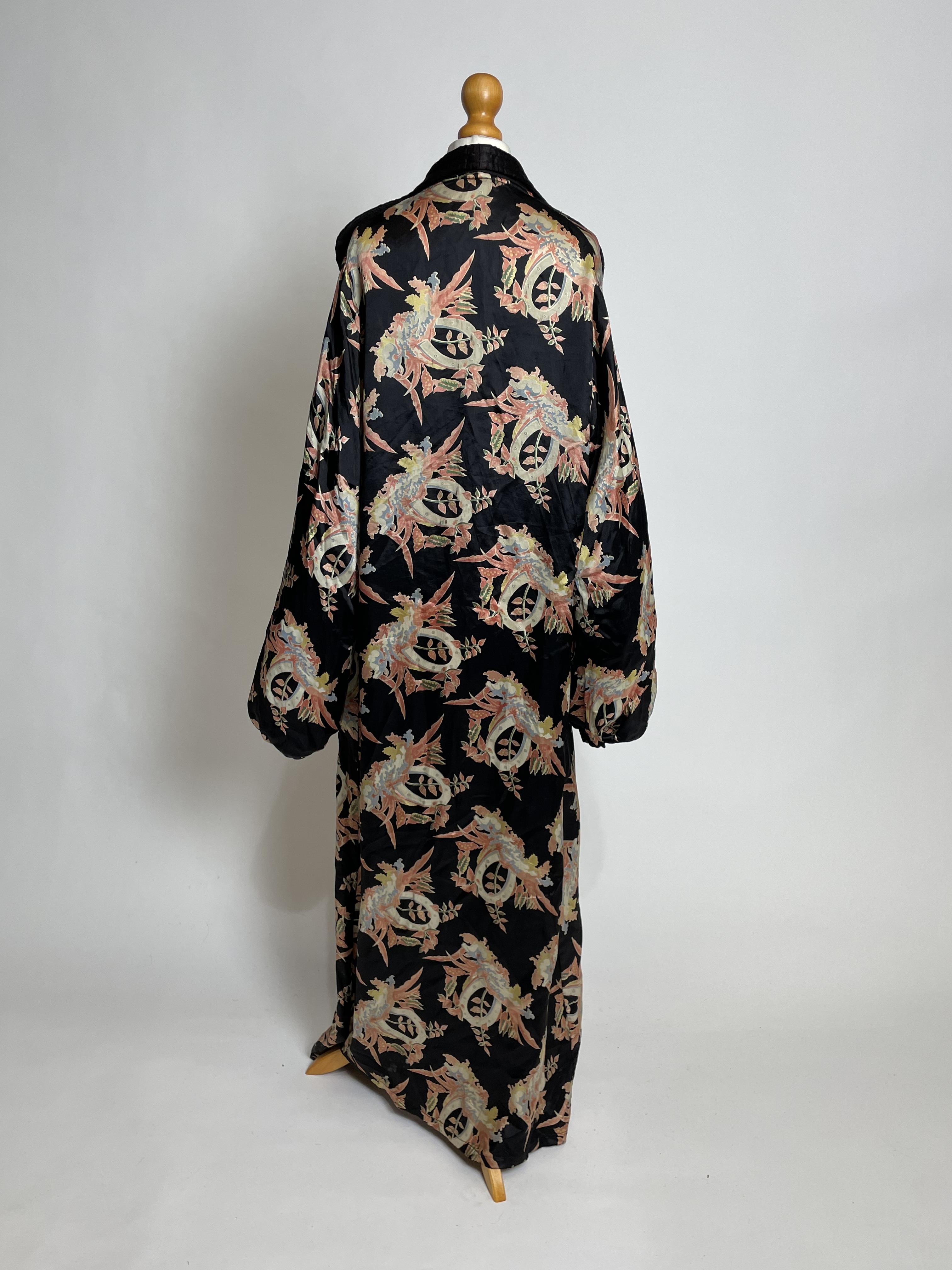 Lot 821 - A 1920s lounge robe printed with lucky