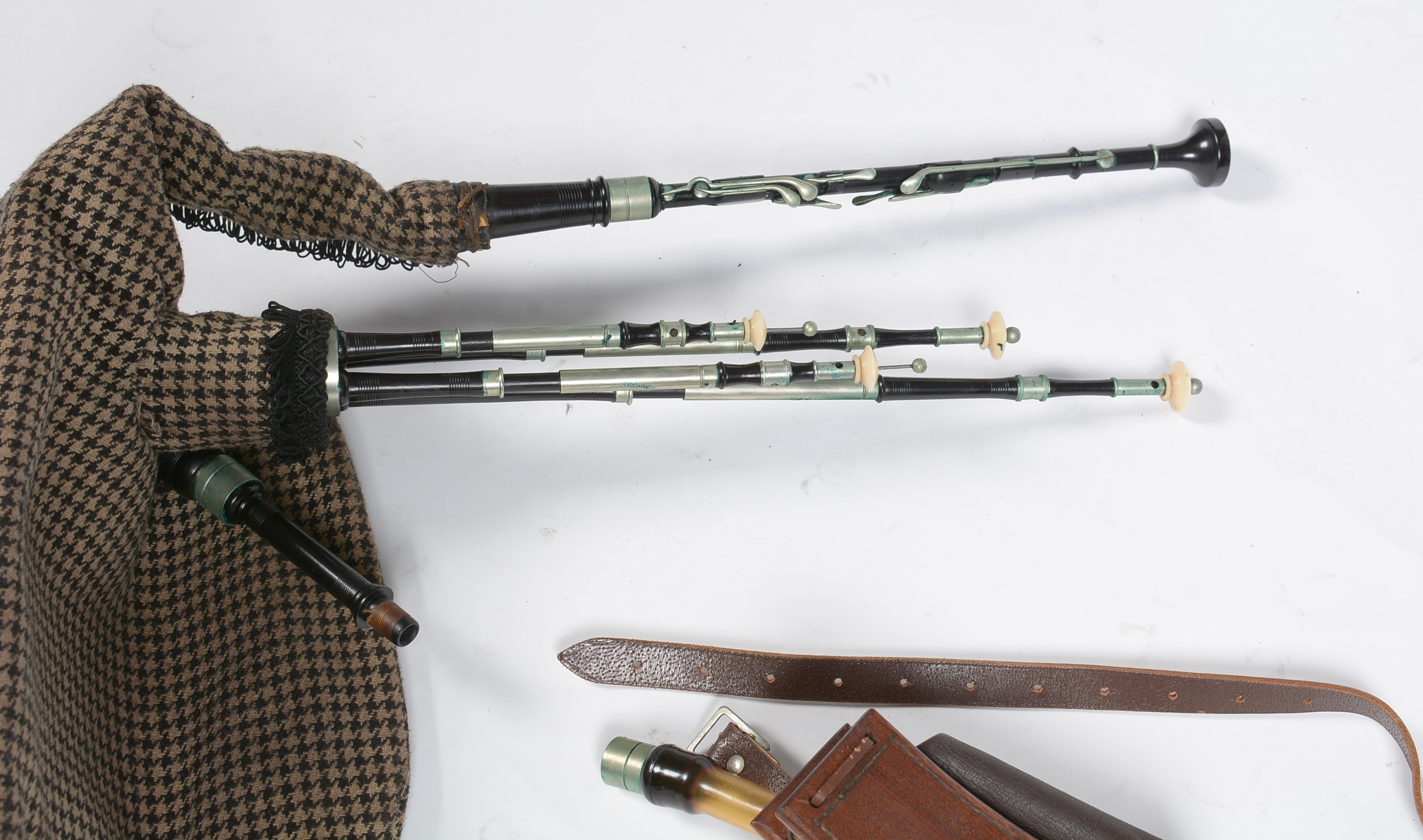 Lot 16 - Northumbrian small pipes