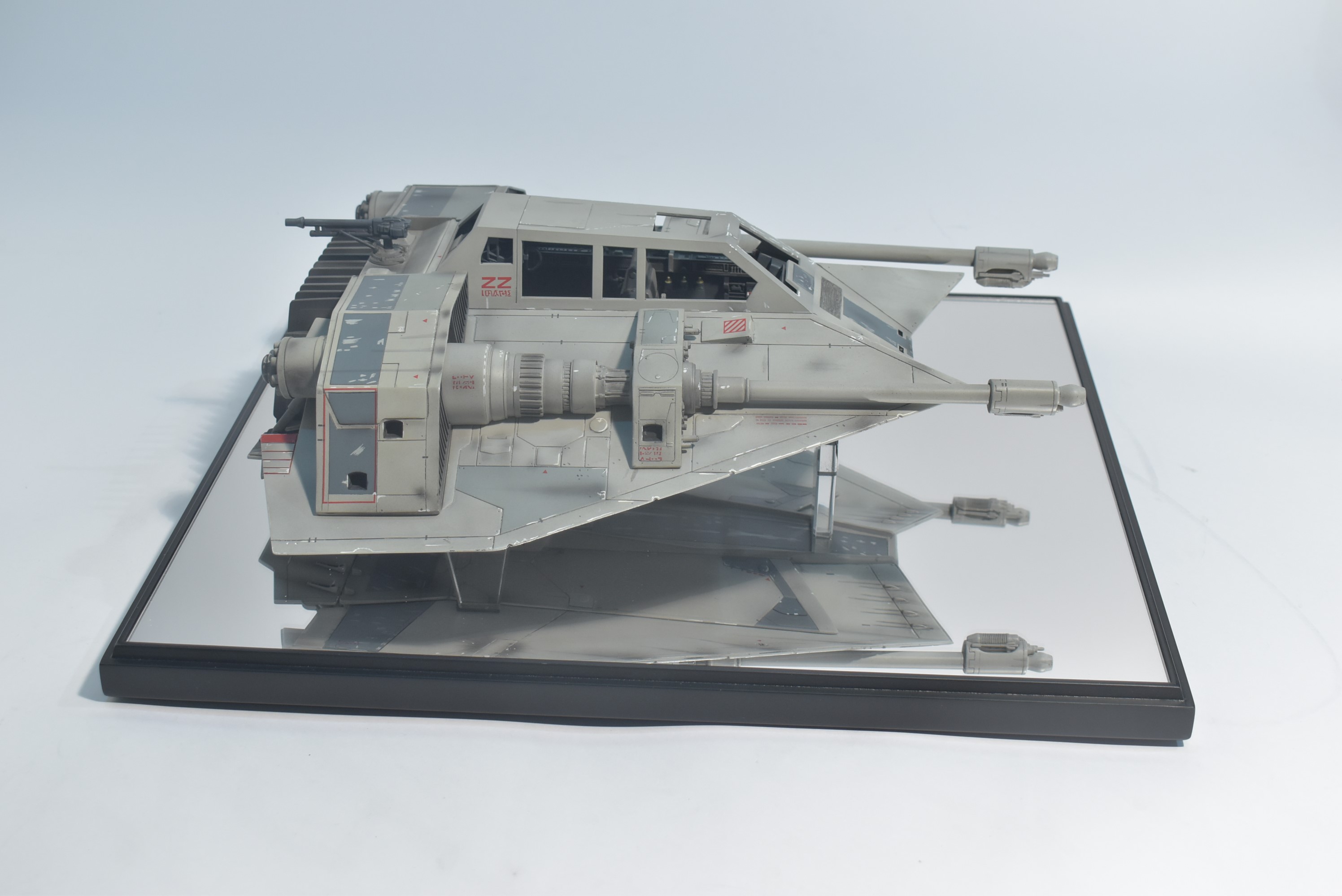 Lot 147 - Master Replicas Star Wars Rebel Snowspeeder,