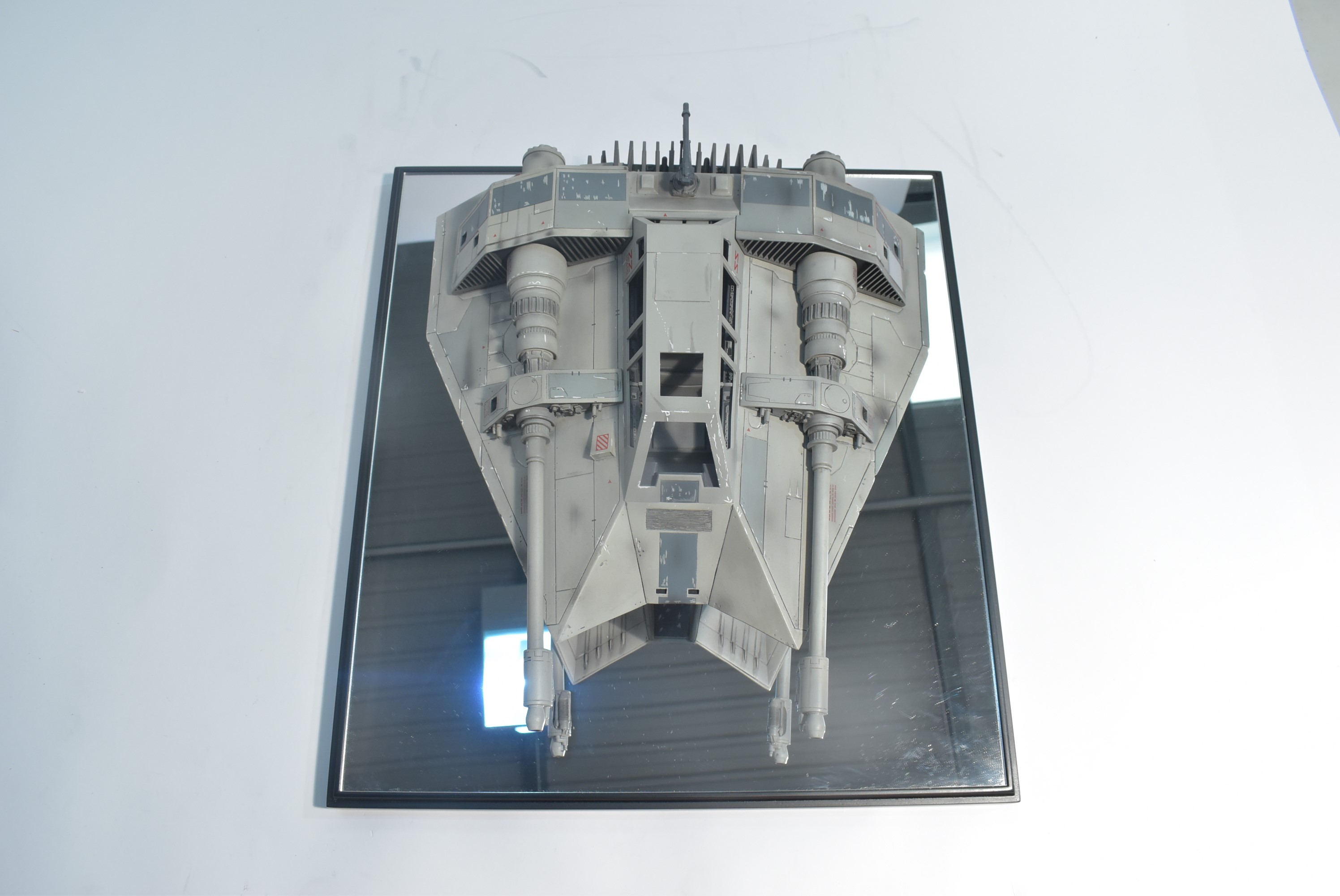 Lot 147 - Master Replicas Star Wars Rebel Snowspeeder,