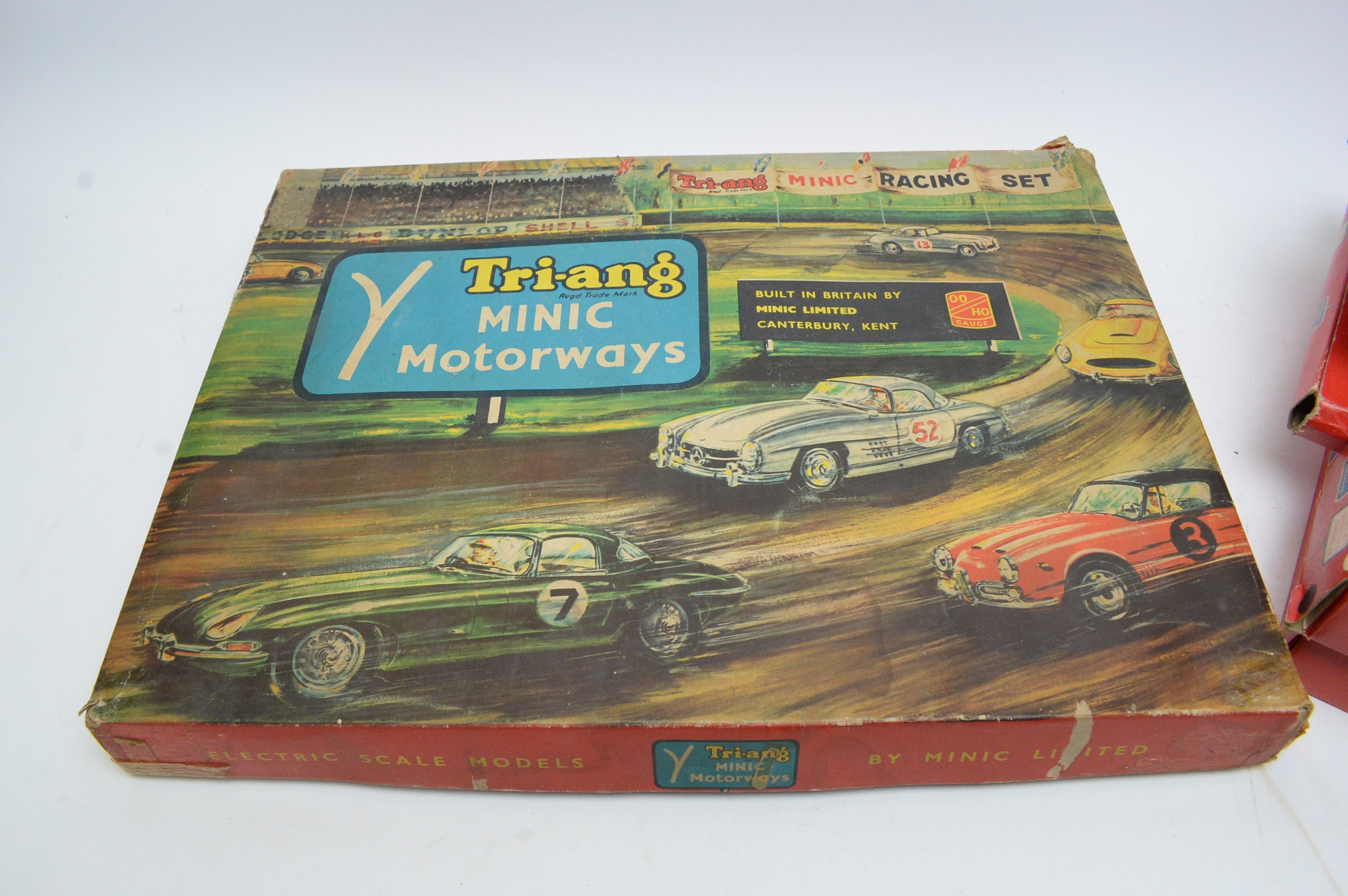 Lot 34 - Tri-ang Minic Motorways 00/H0 gauge set