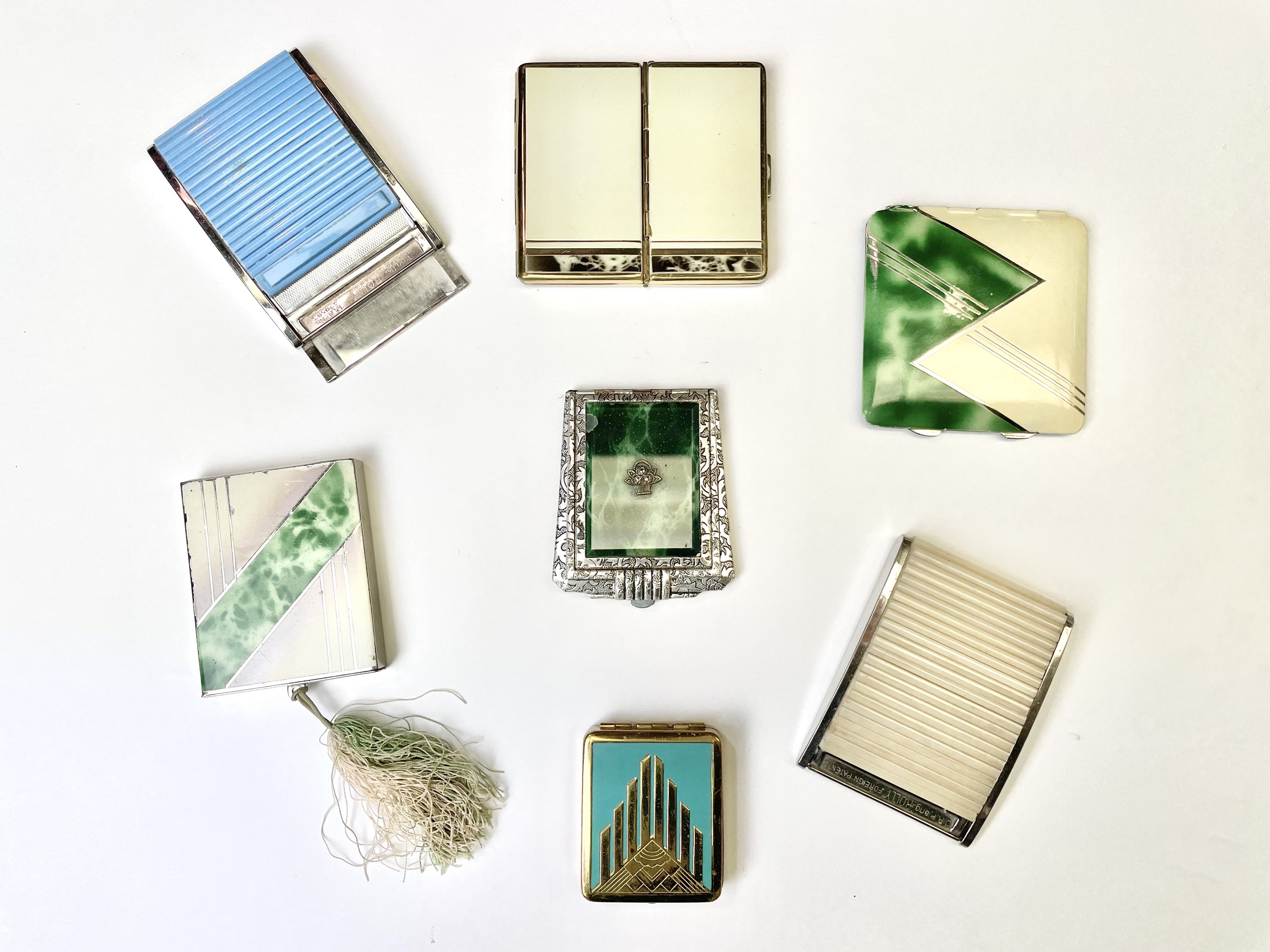 Lot 42 - Late 1920s and early 1930s Art Deco loose