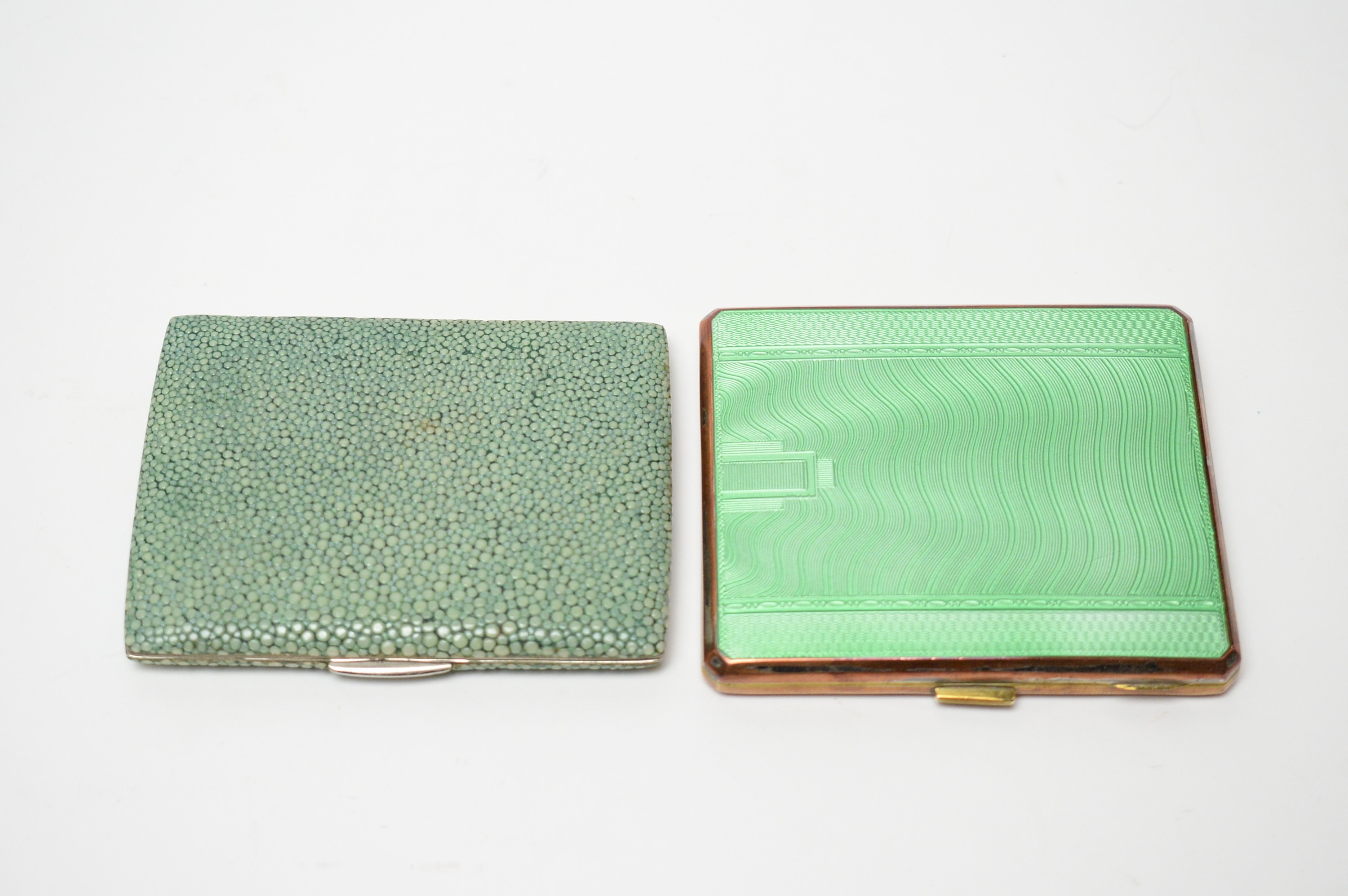 Lot 57 - 1930s powder compacts and cigarette cases,