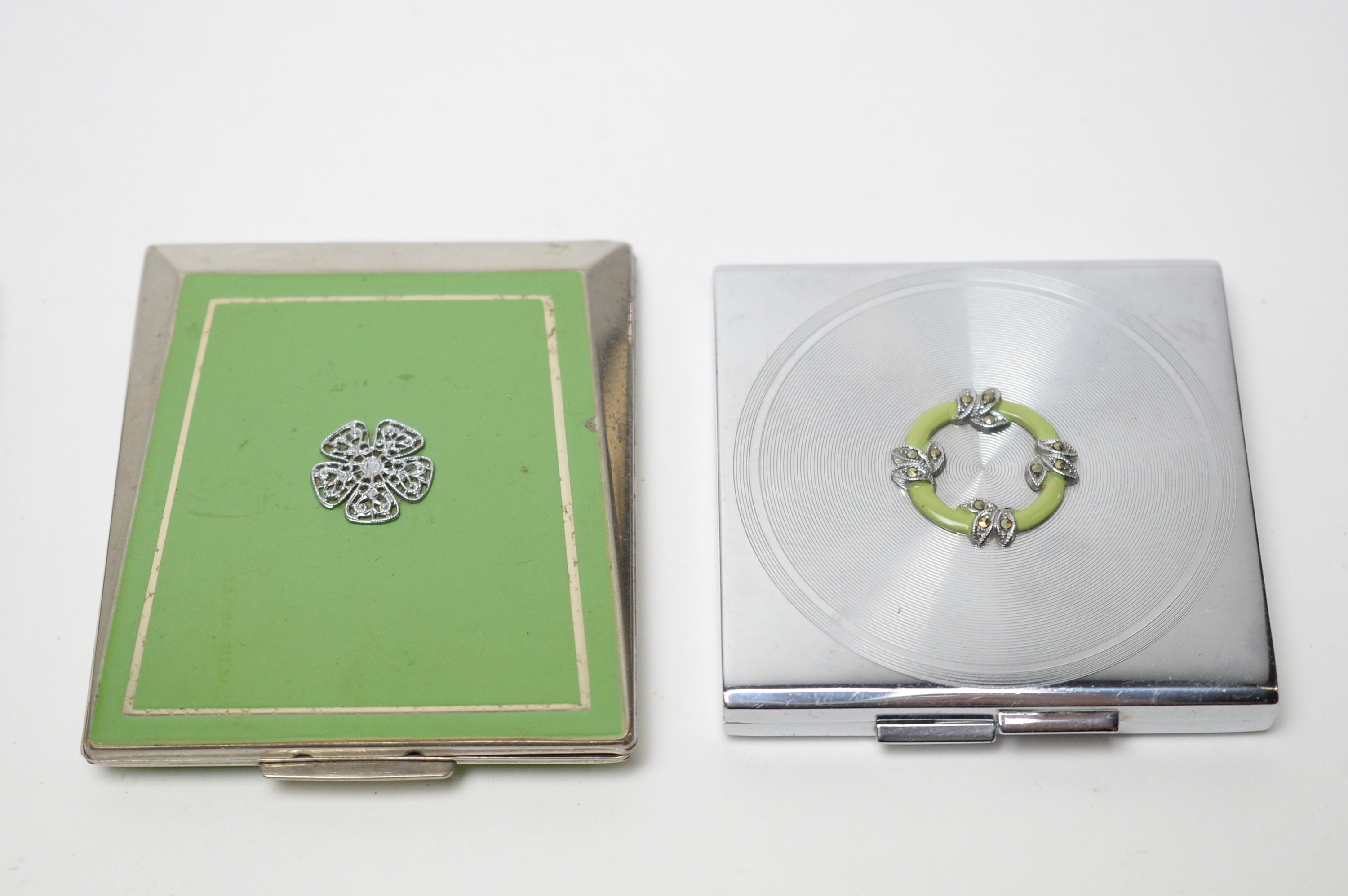 Lot 58 - 1930s Art Deco compact cases including
