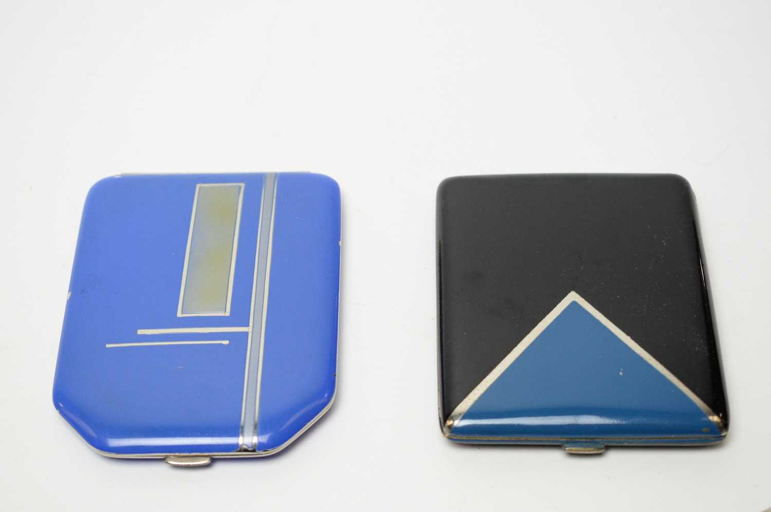 Lot 67 - 1930s Art Deco loose powder compacts,