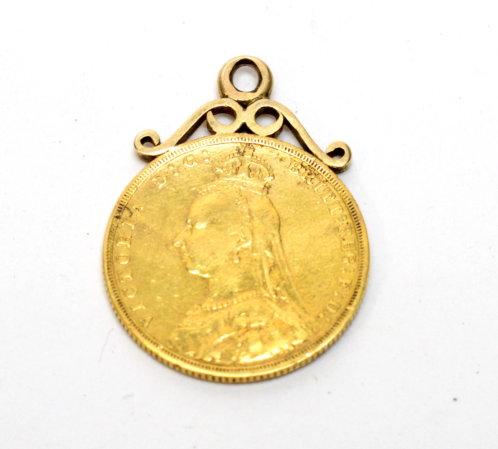 Lot 80 - A Queen Victoria gold sovereign pendant