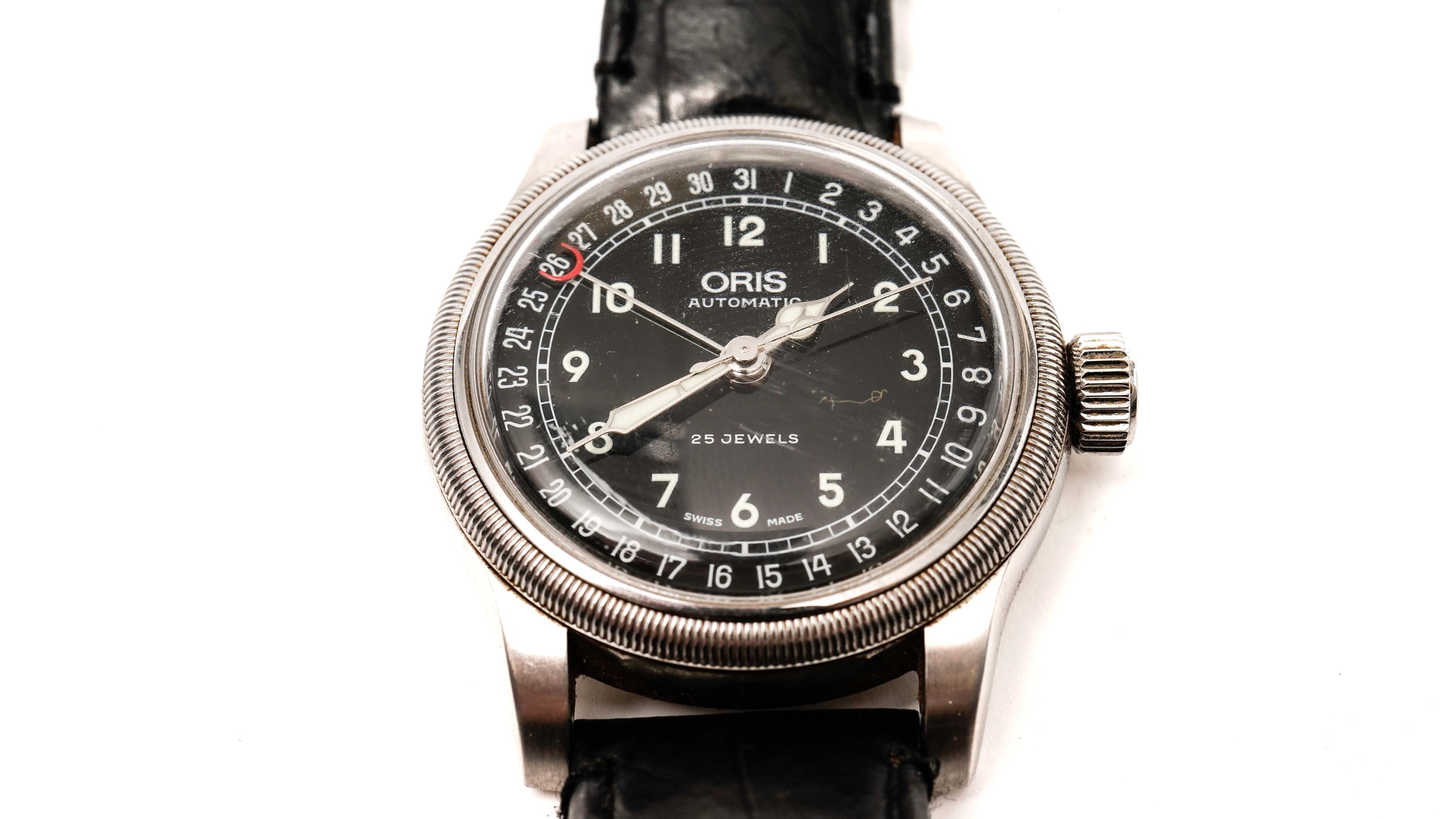 Lot 1051 - Oris Arrow Date: a stainless steel cased
