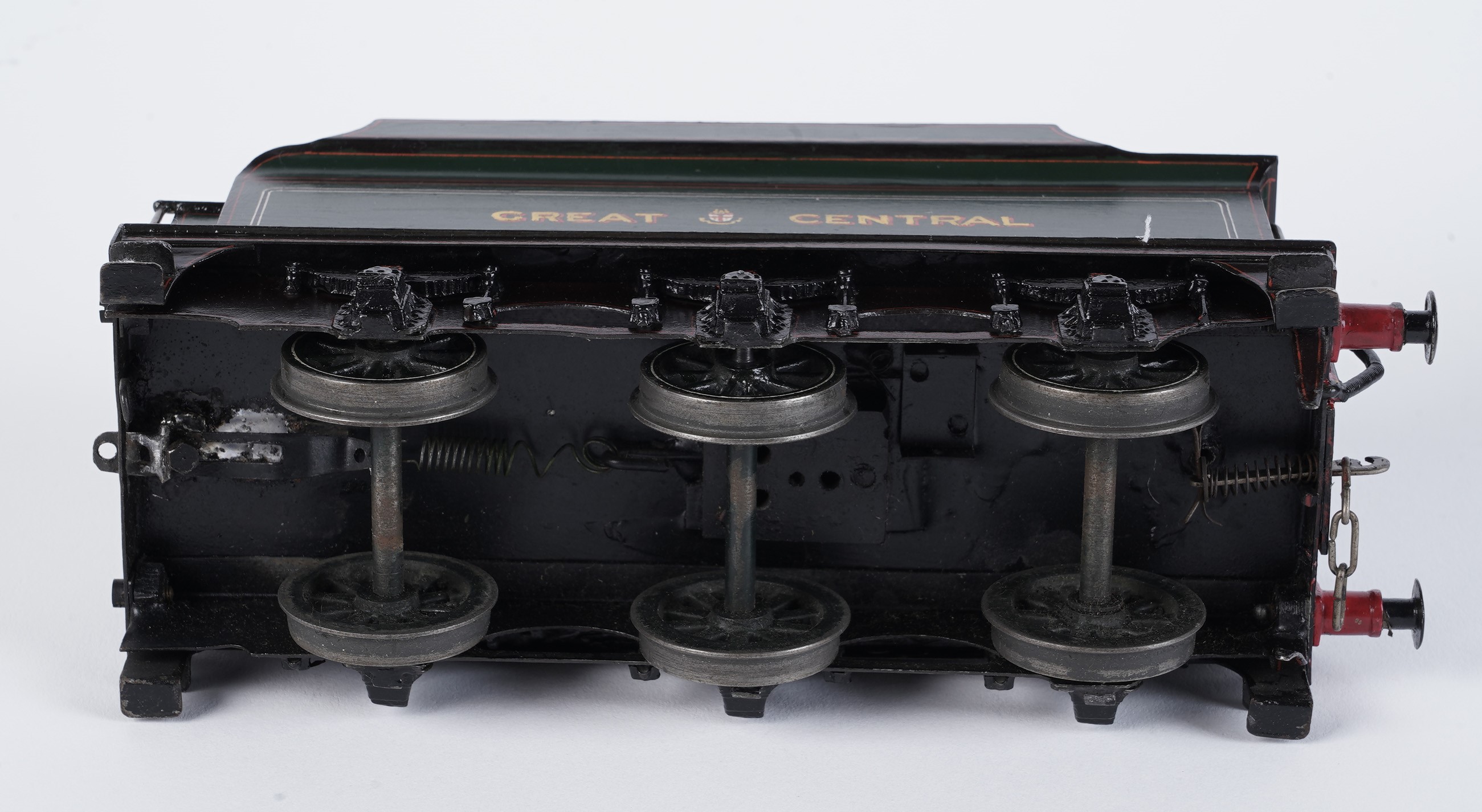 Lot 44 - A metal 0-gauge 4-4-0 locomotive and