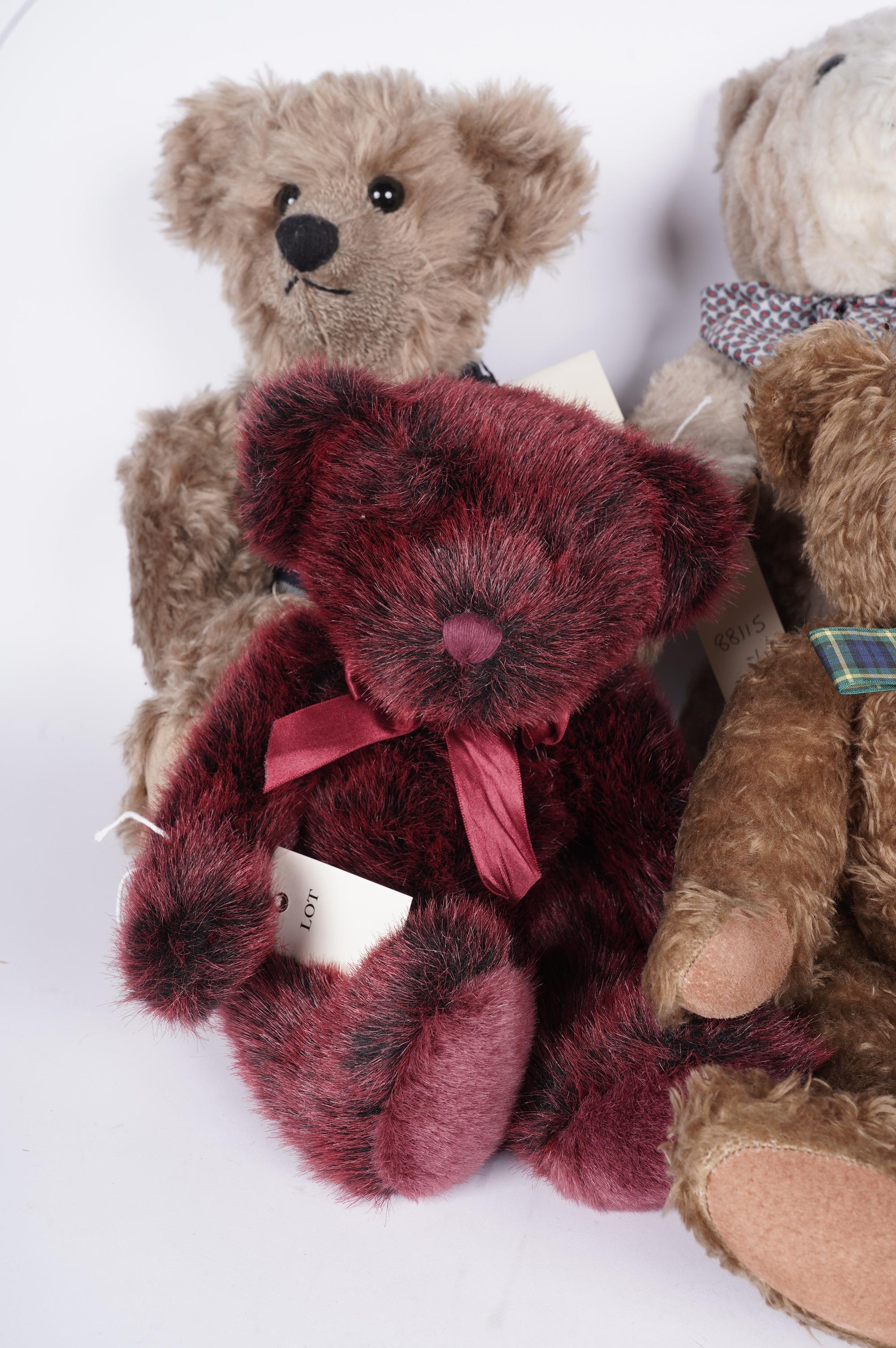 Lot 7 - A collection of vintage teddy bears