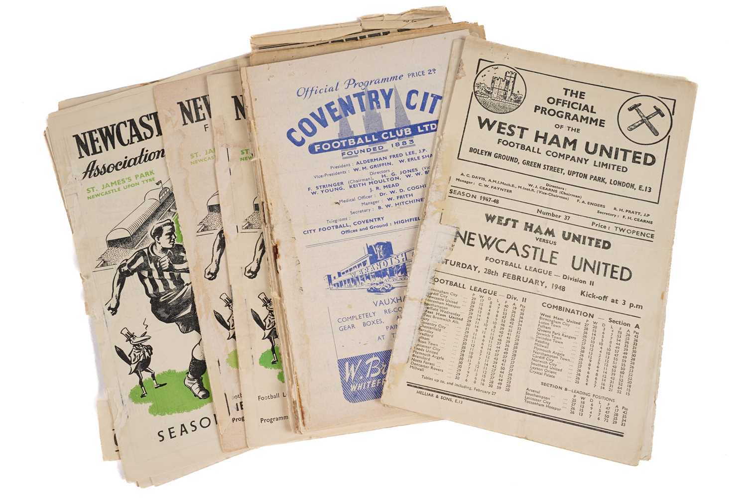 Lot 823 - 1940s Newcastle United football signed