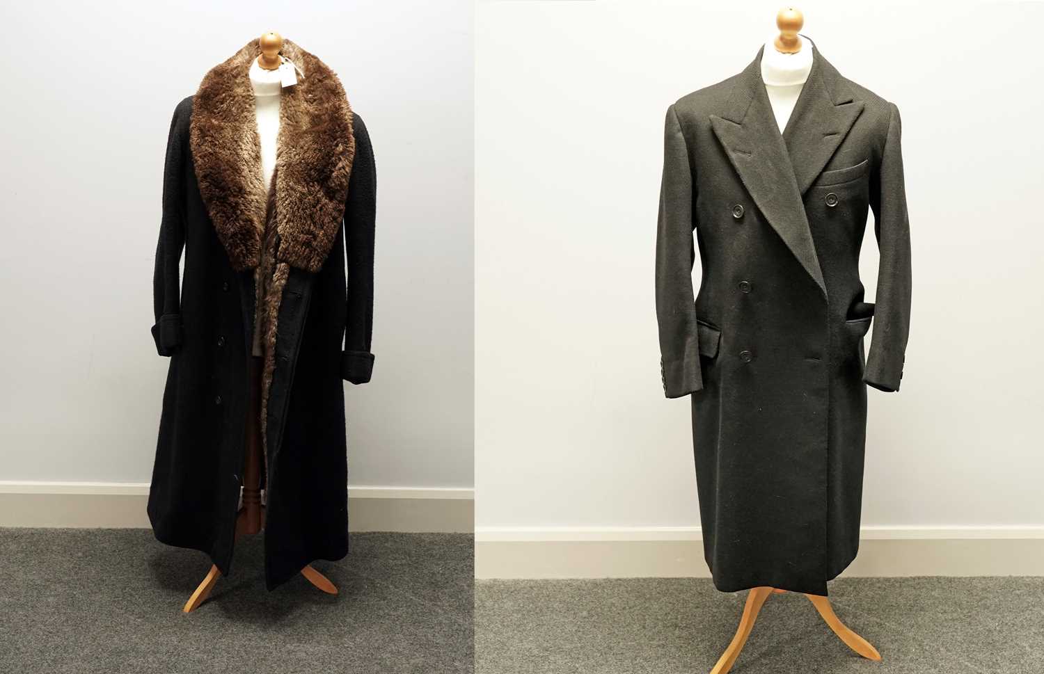 Lot 109 - A Great War period driving or carriage coat