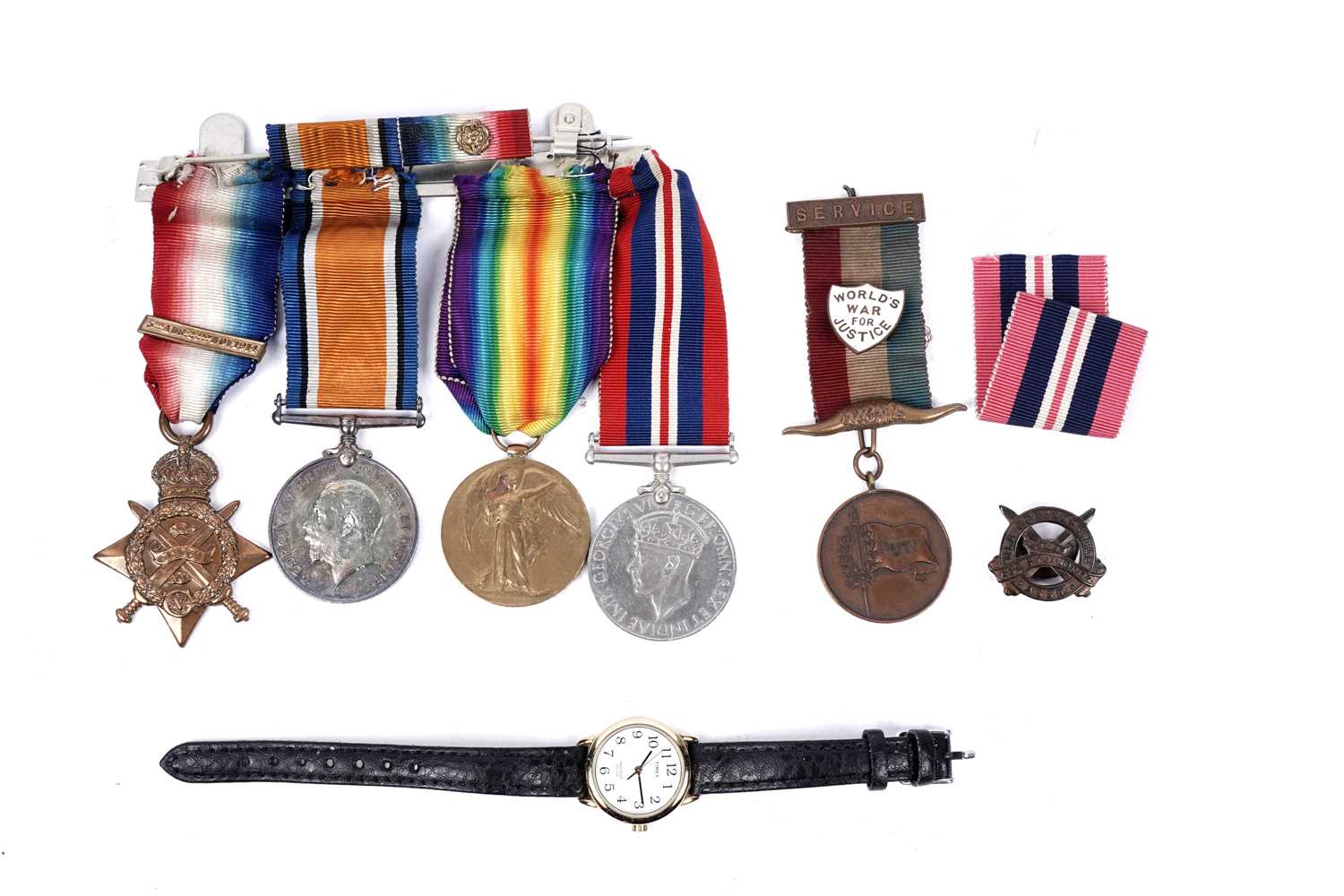 Lot 212 - A collection of First and Second World War