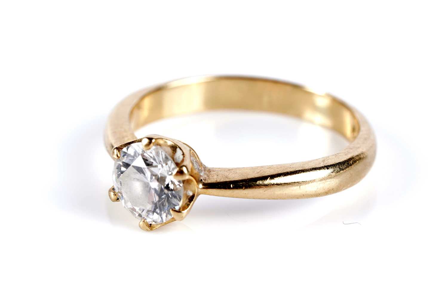 Lot 652 - A single stone solitaire diamond ring
