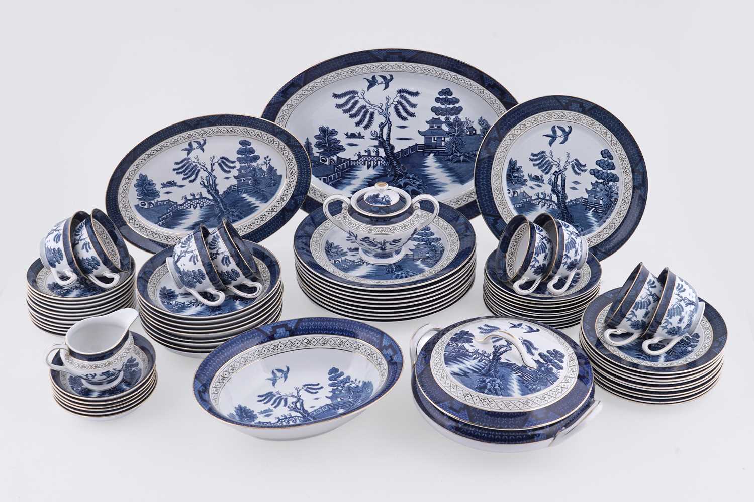 Lot 274 - A modern Japanese ‘Willow Pattern’ part