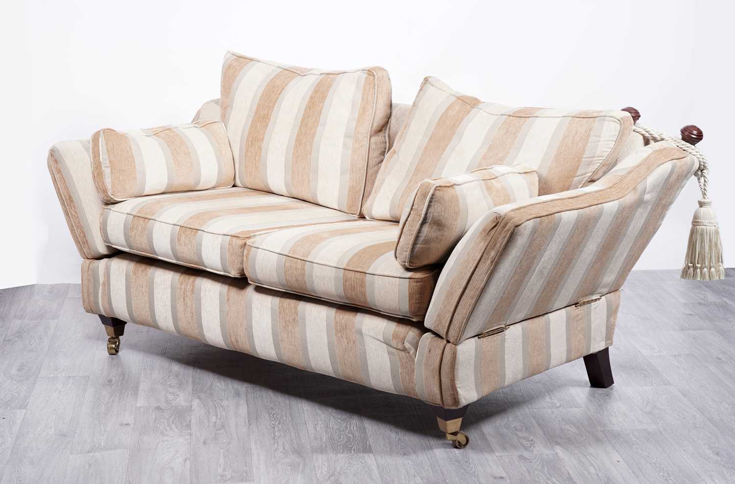Lot 40 - MultiYork: a Knoll style drop end sofa