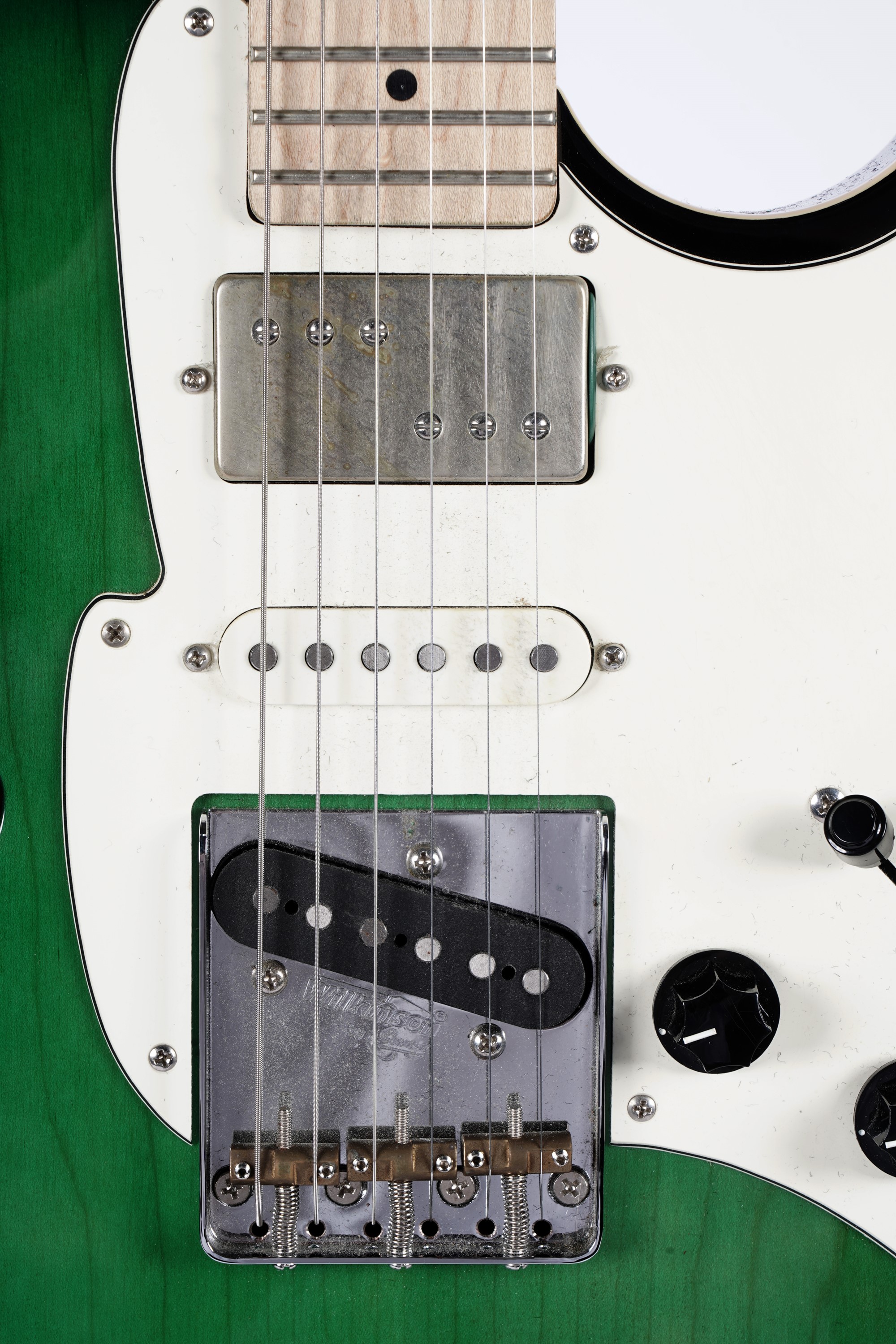 Lot 100 - A Fret King Black Label Country Squire