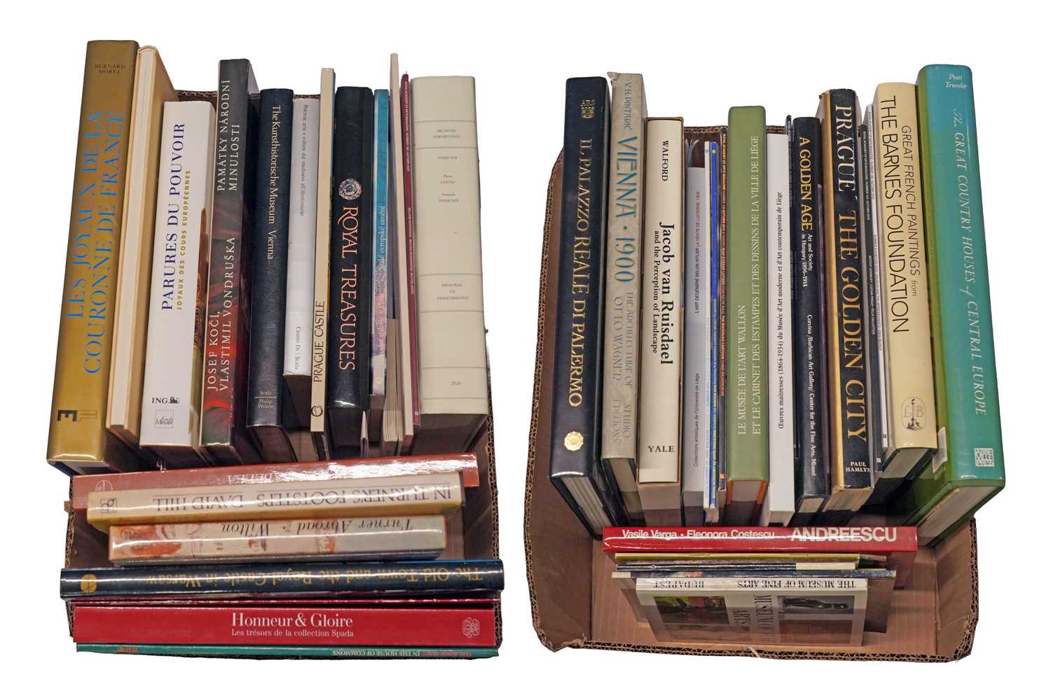 Lot 181 - A collection of reference books, art and