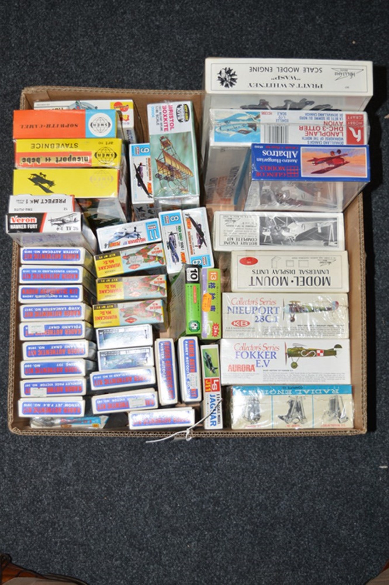 Model constructor kits, by: Pyro - auctions & price archive