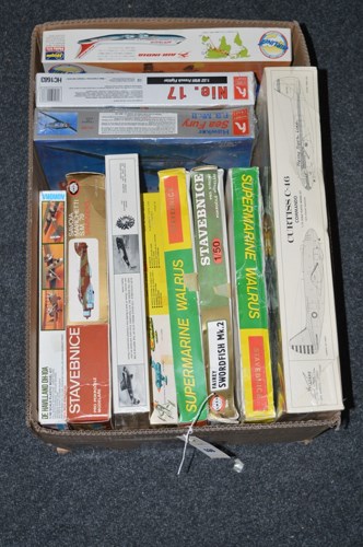 Lot 536 - Model constructor kits, by: SMER; Hobbycraft;