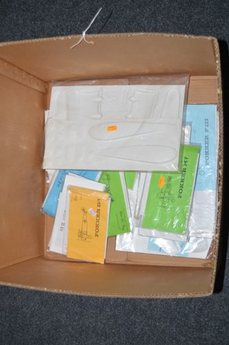 Lot 540 - Classic Plane vac form model constructor